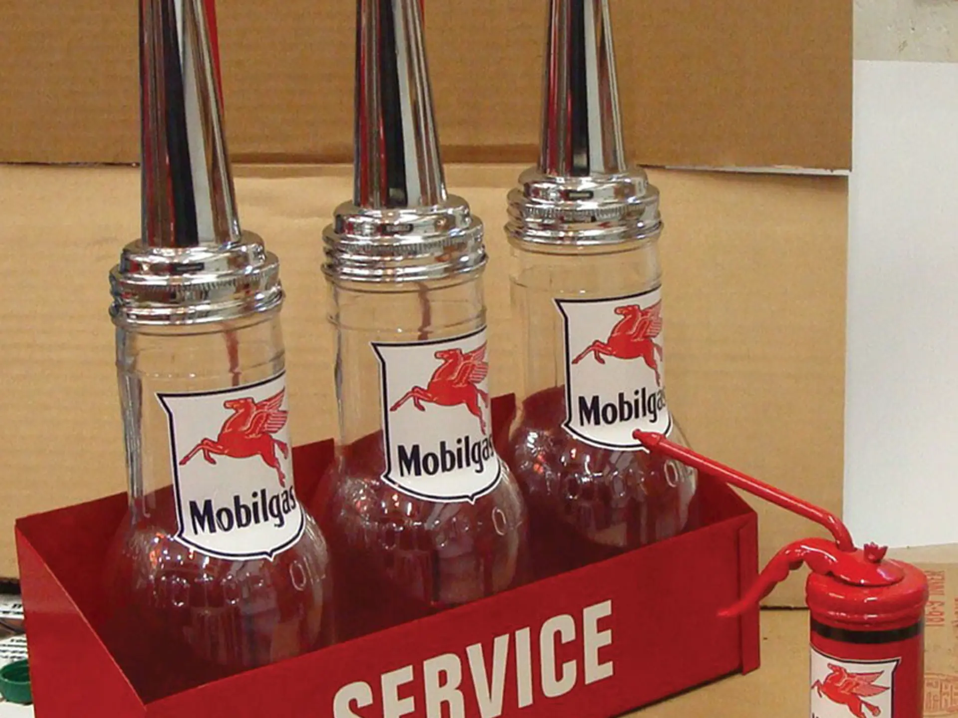 Mobil Oil Bottles with Mobil Handy Oiler Can | Auburn Spring 2014 | RM ...