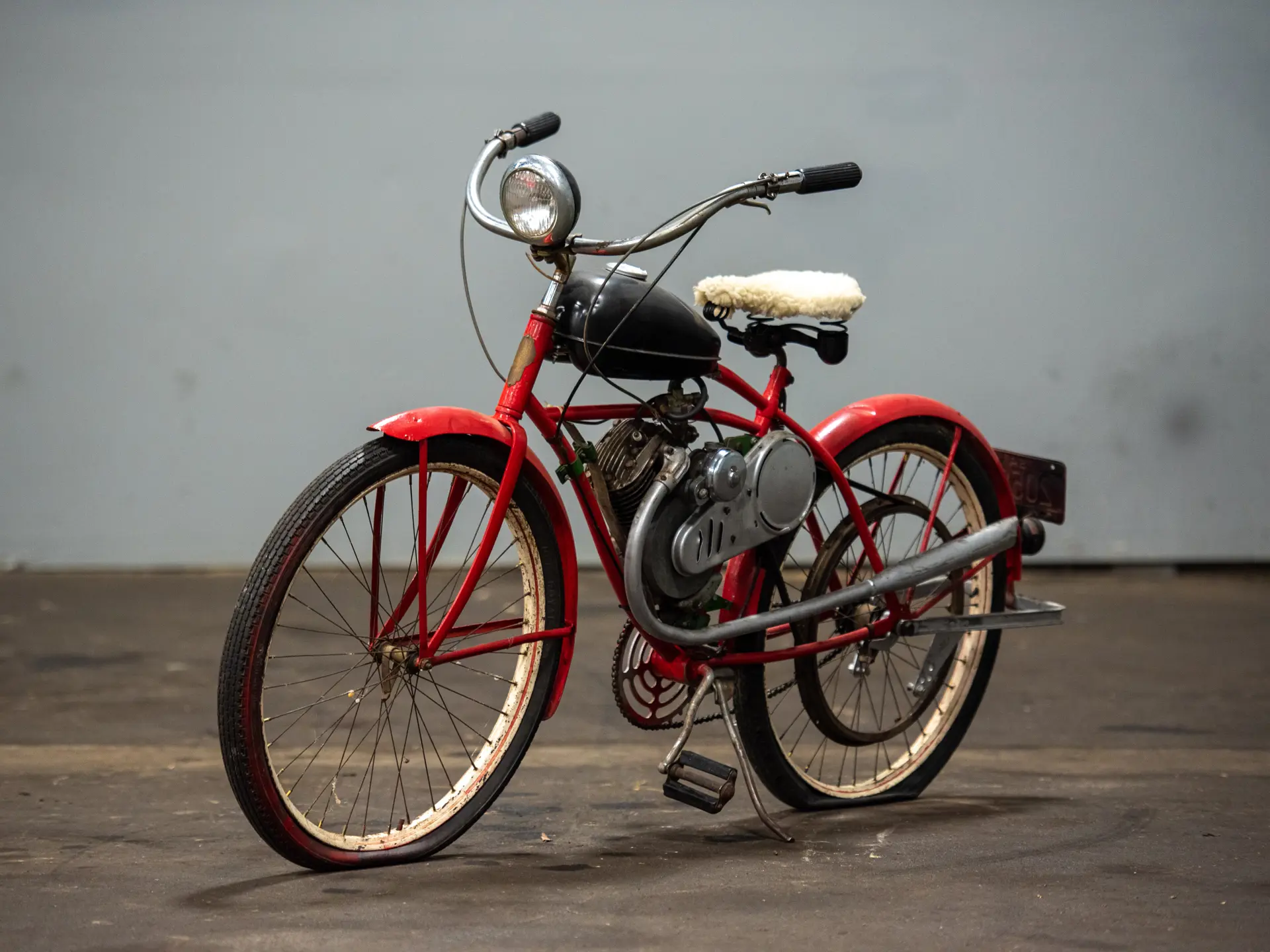 Whizzer | Auburn Fall 2021 | RM Sotheby's