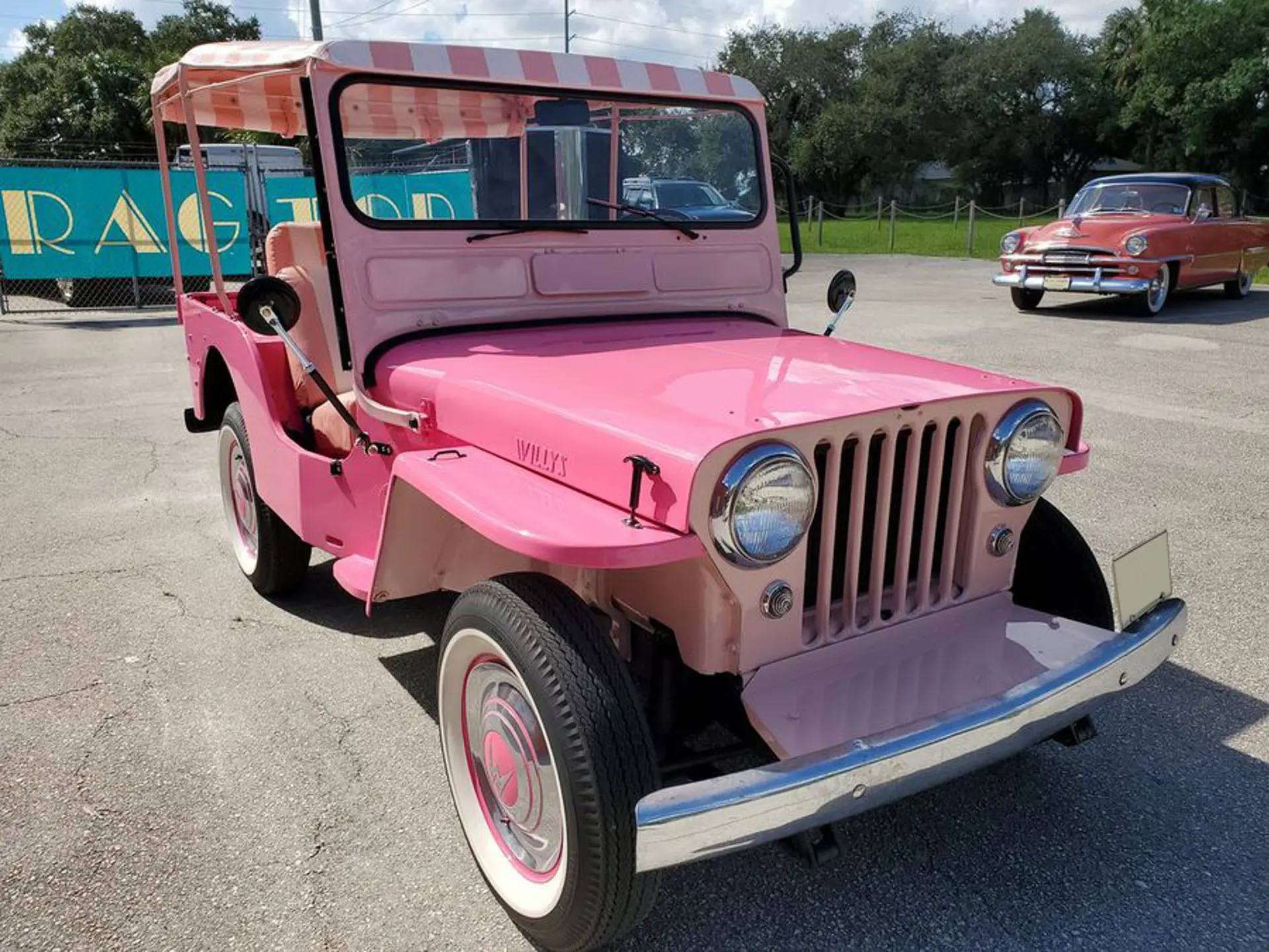 1961 Willys Jeep Gala Runabout | Fort Lauderdale 2022 | RM Sotheby's