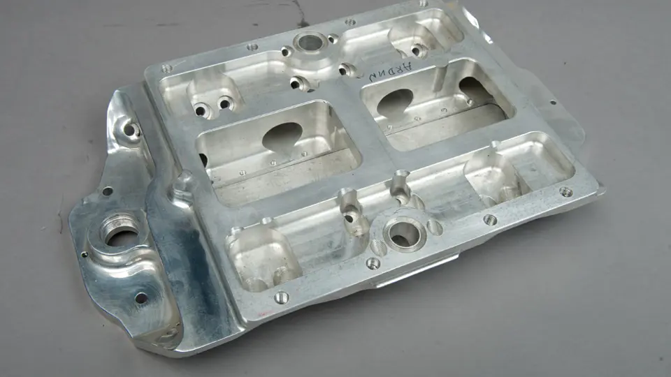 Custom Intake Manifold by Dick Holt | Joe's Garage - The MacPherson ...