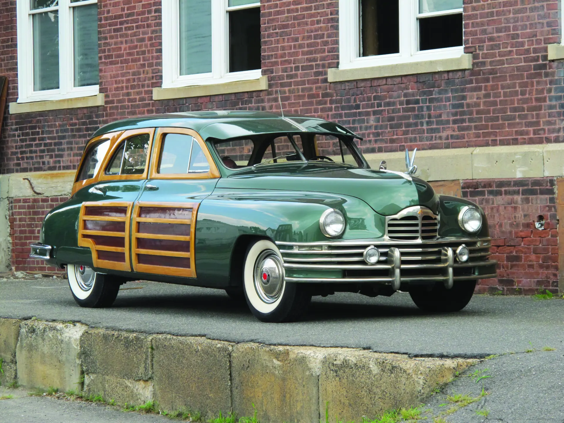 1948 Packard Eight Station Sedan | Auburn Fall 2010 | RM Sotheby's