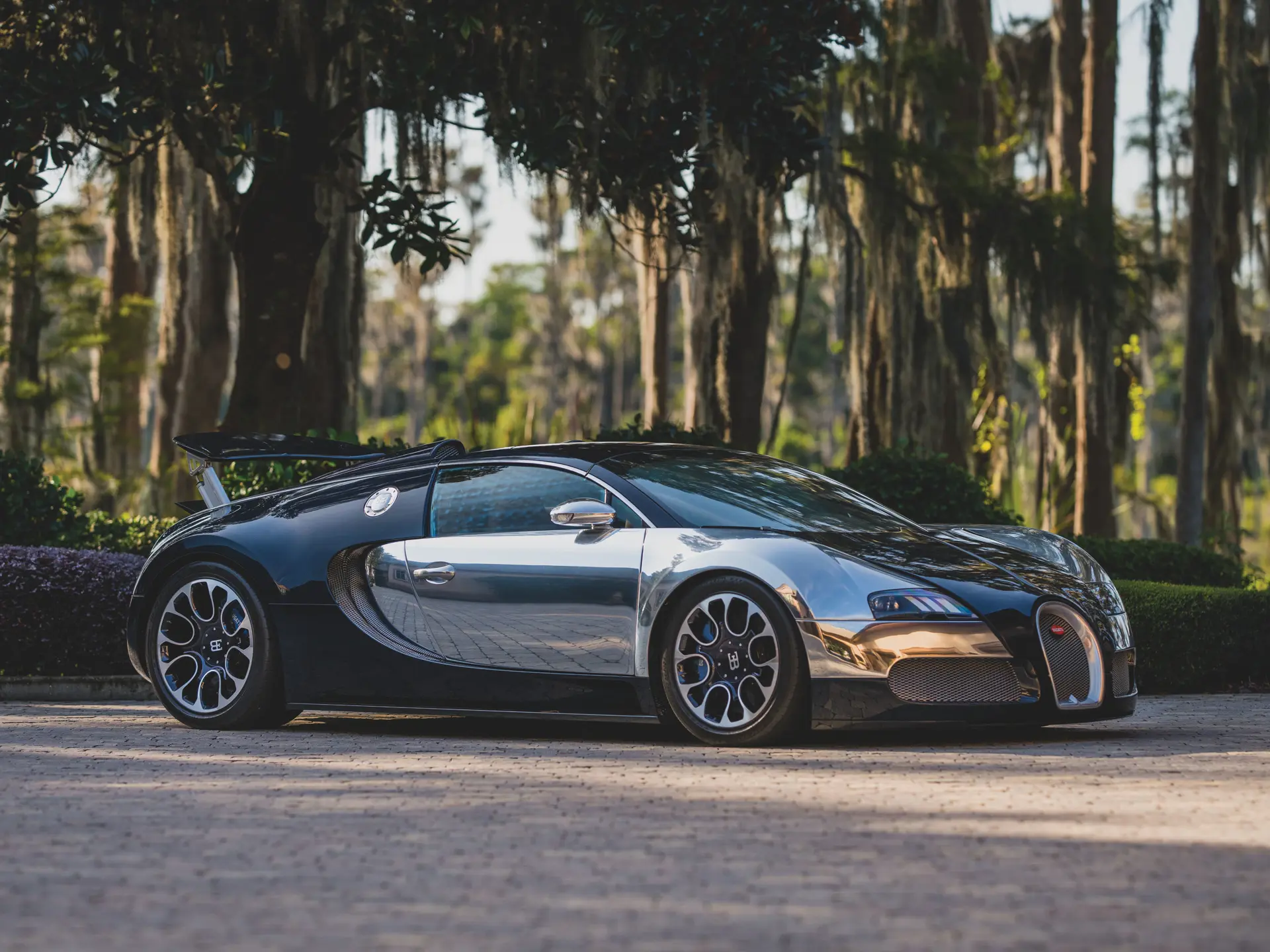 2010 Bugatti Veyron 16.4 Grand Sport 'Sang Bleu' | Miami 2024 | RM ...