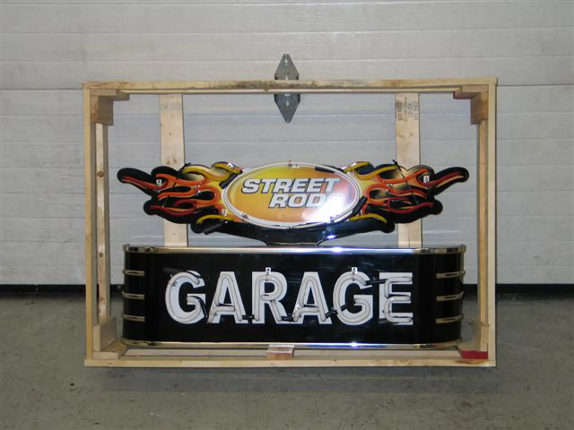 Street Rod Garage Neon Sign. | The Florida Collector Car Auction 2006 ...