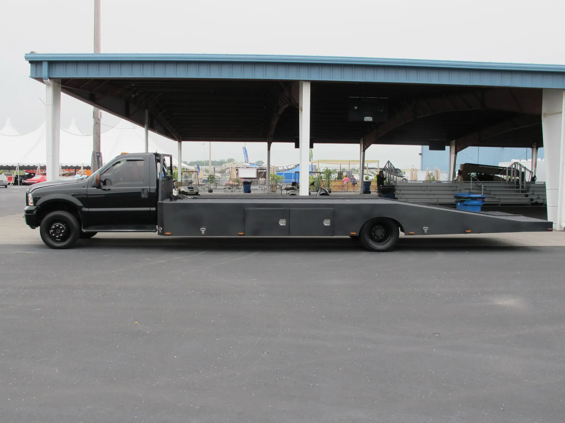 2004 Ford F-550 Wedge Bed | Auburn Fall 2018 | RM Sotheby's