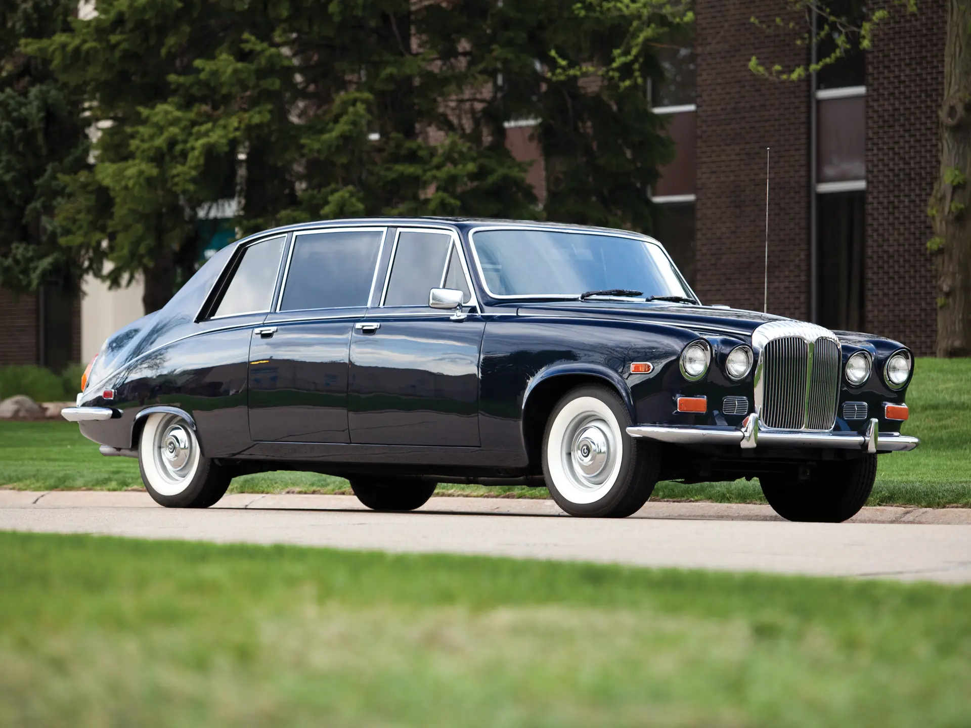 1985 Daimler DS420 Custom Limousine by Vanden Plas | St. John's 2013 ...