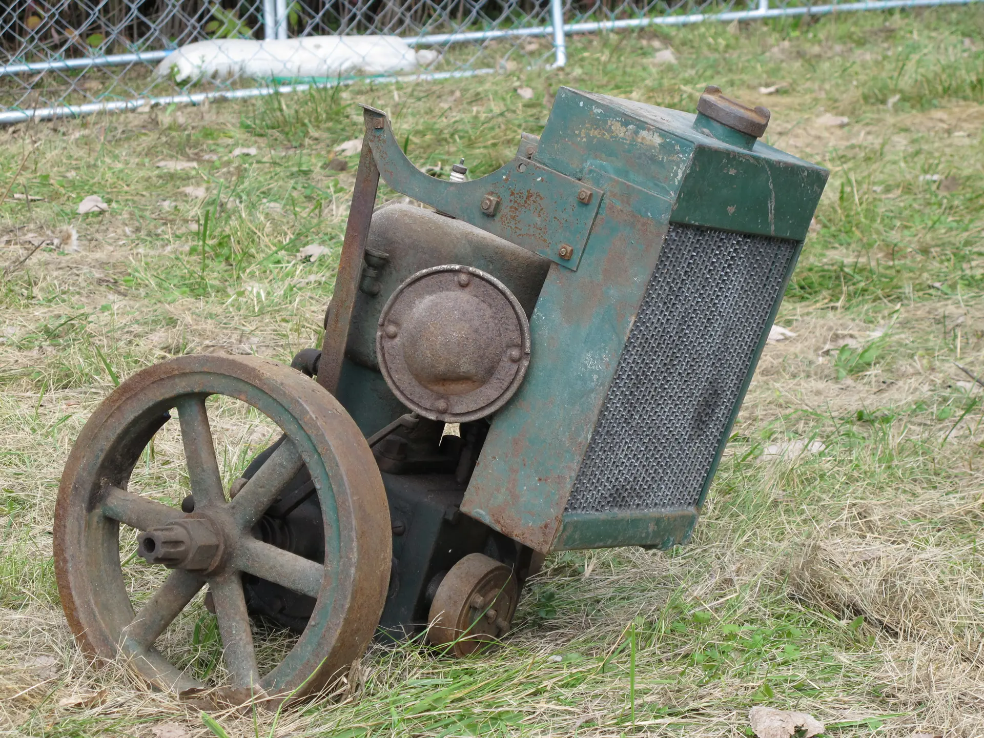 Cushman Grain Binder engine & Fairbanks Morse 1 1/2 engine | The Lee ...