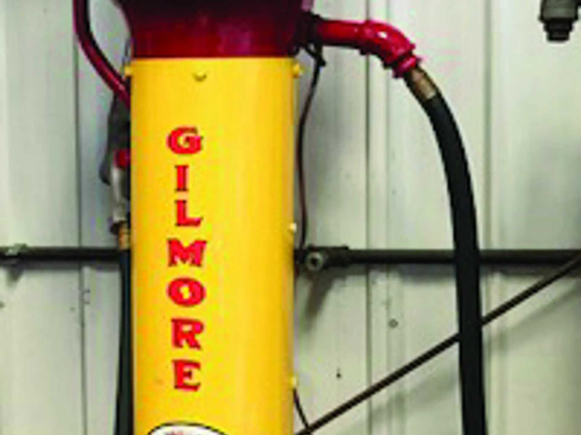 10 gallon Gilmore visible gas pump | Auburn Fall 2017 | RM Sotheby's