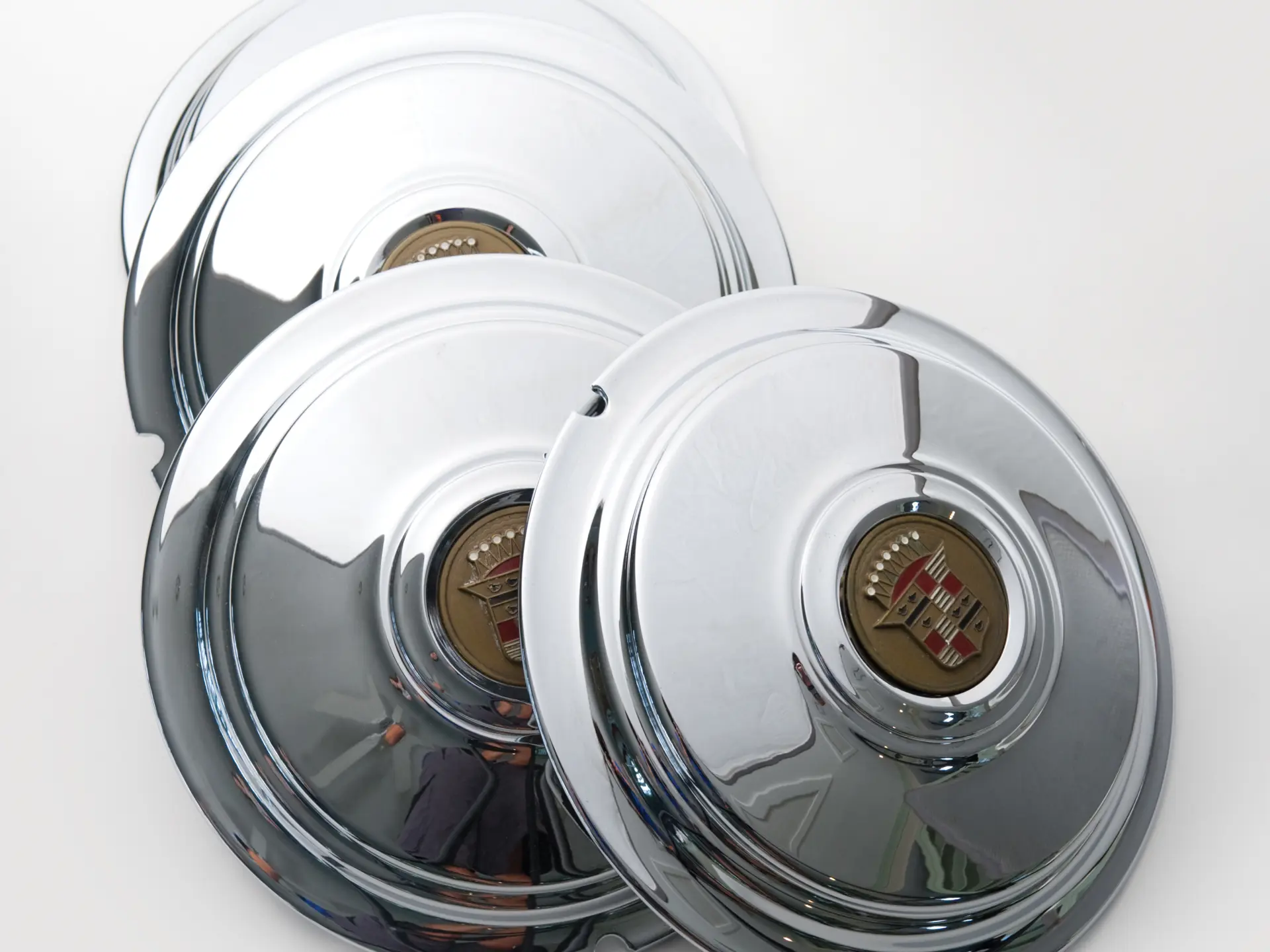 Hubcaps | Vintage Motor Cars of Hershey 2009 | RM Sotheby's