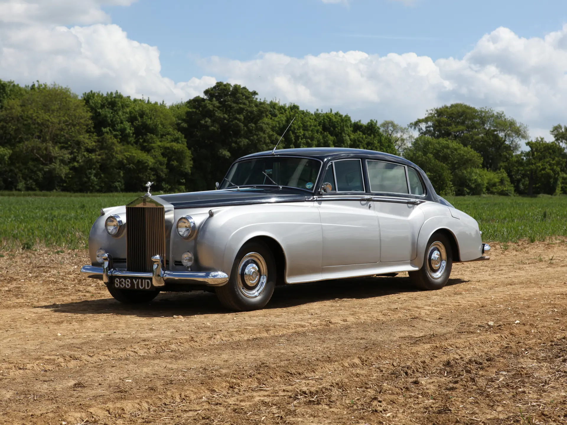1959 Rolls-Royce Silver Cloud Long Wheelbase Saloon | Salon Privé | RM ...