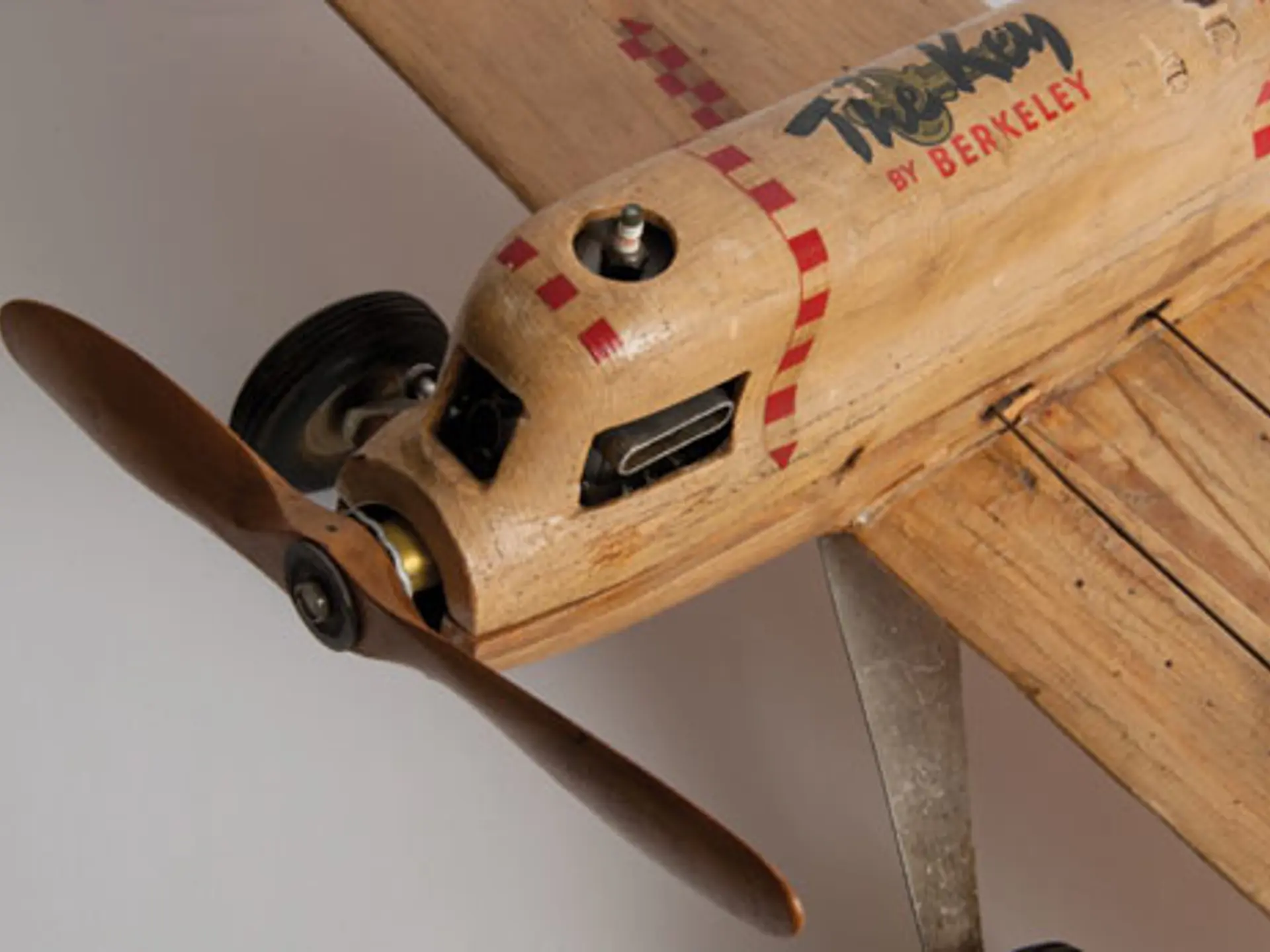 Berkeley Model Airplane Dealer Display (31" X 9" X 21") | Auburn Fall ...