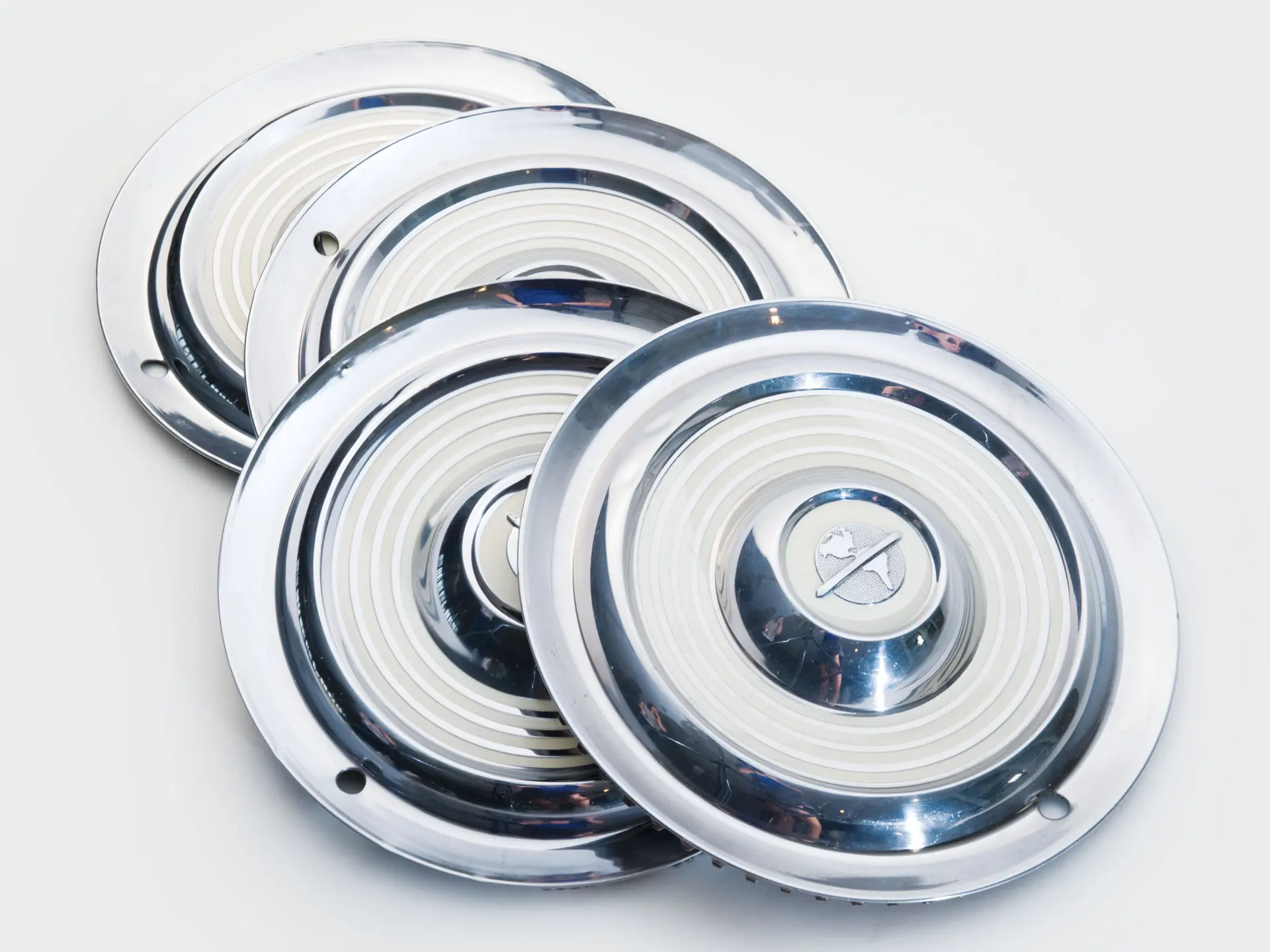 1954-1955 Oldsmobile Hubcaps | Vintage Motor Cars of Hershey 2009 | RM ...