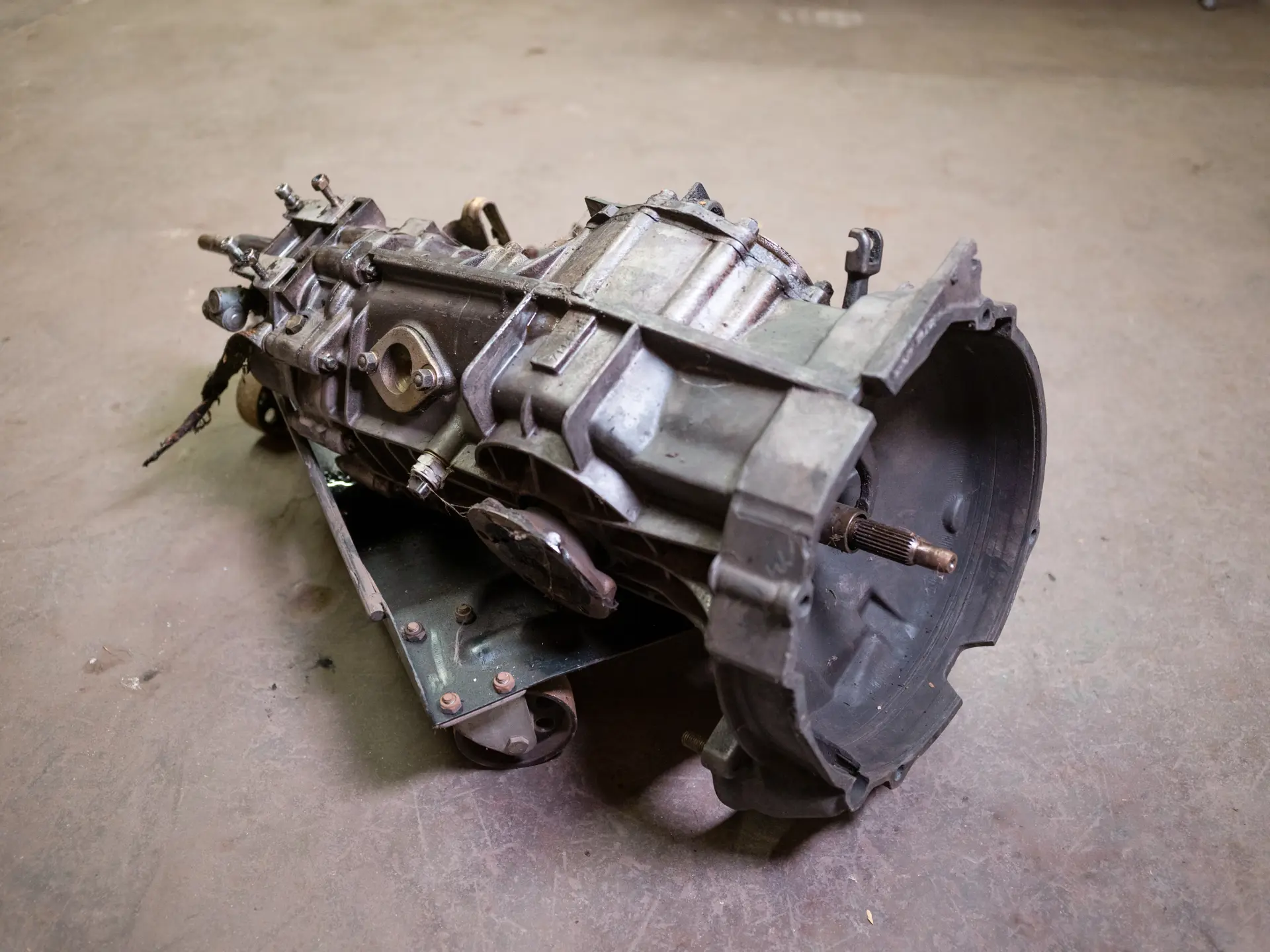 Porsche Type 901/01 Transaxle for 1971 911 | Magnus Walker: The Outlaw ...