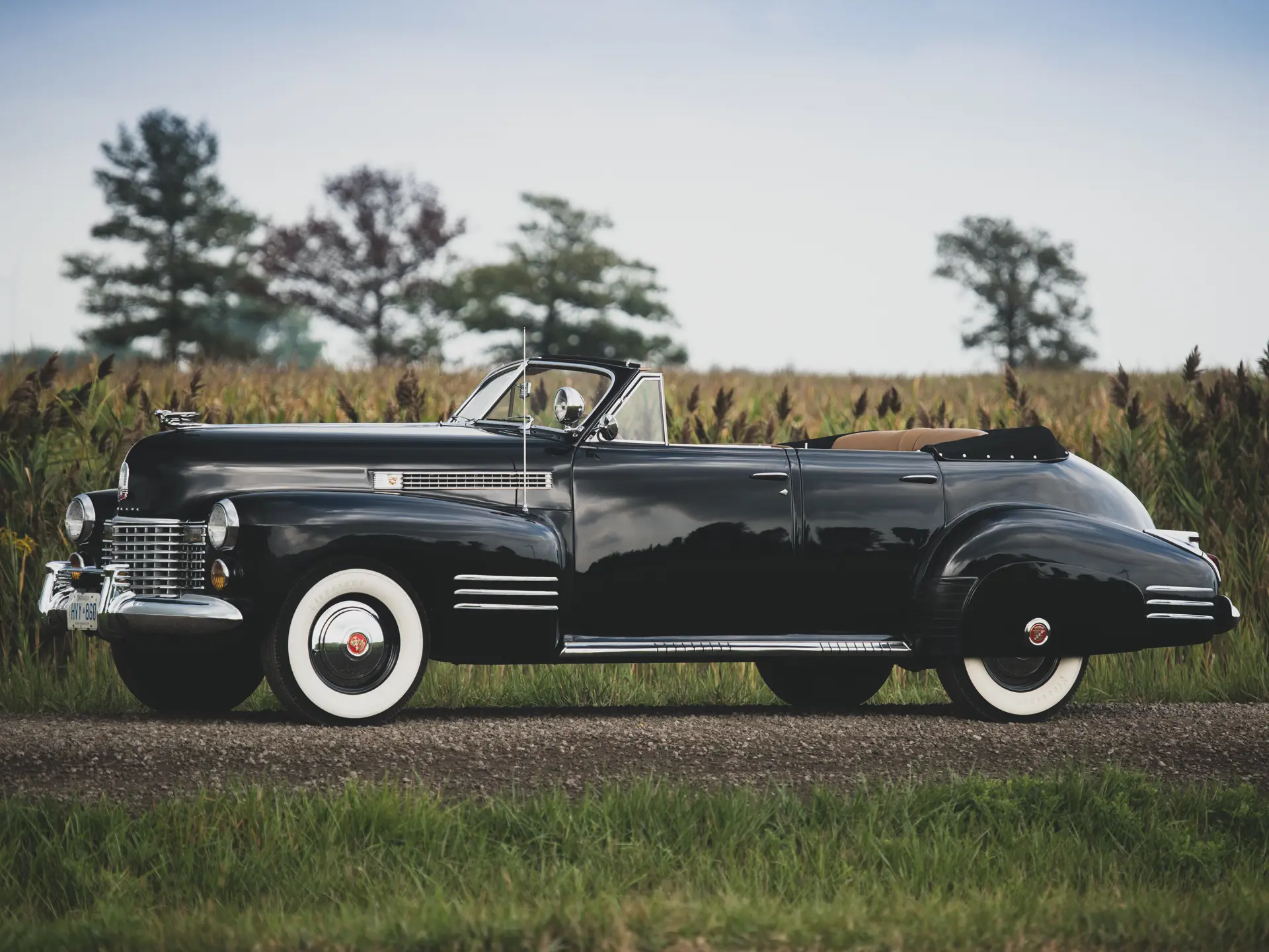 1941 Cadillac Series 62 Convertible Sedan | Hershey 2018 | RM Sotheby's