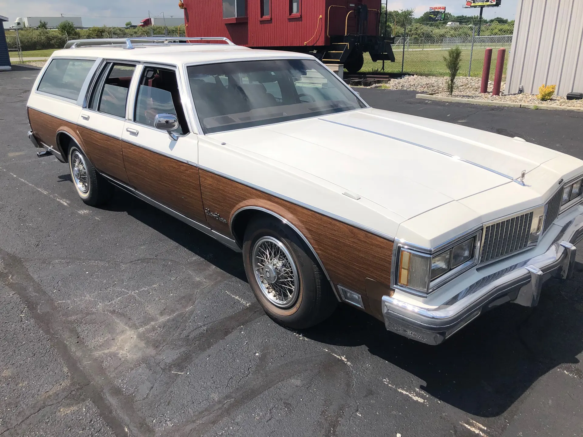 1990 Oldsmobile Custom Cruiser | Auburn Fall 2019 | RM Sotheby's