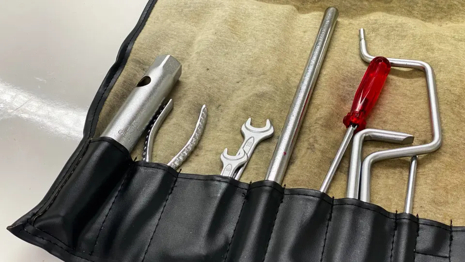 Porsche 911 Type 993 Tool Kit | The White Collection | Online | RM ...
