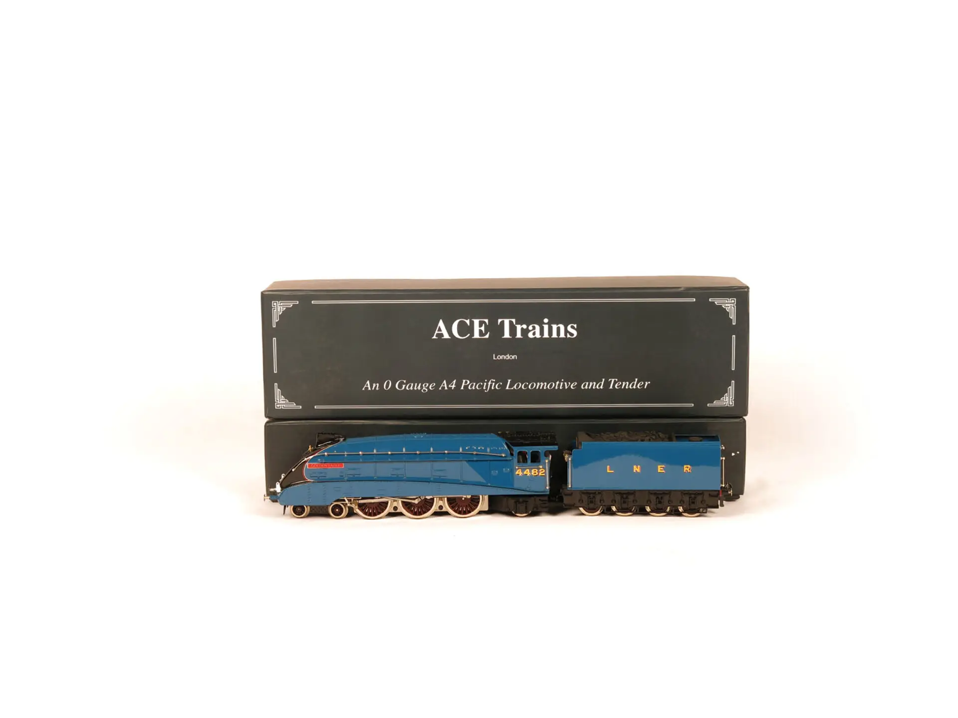 ACE Trains of London O Gauge A4 Pacific Locomotive and Tender - Golden ...