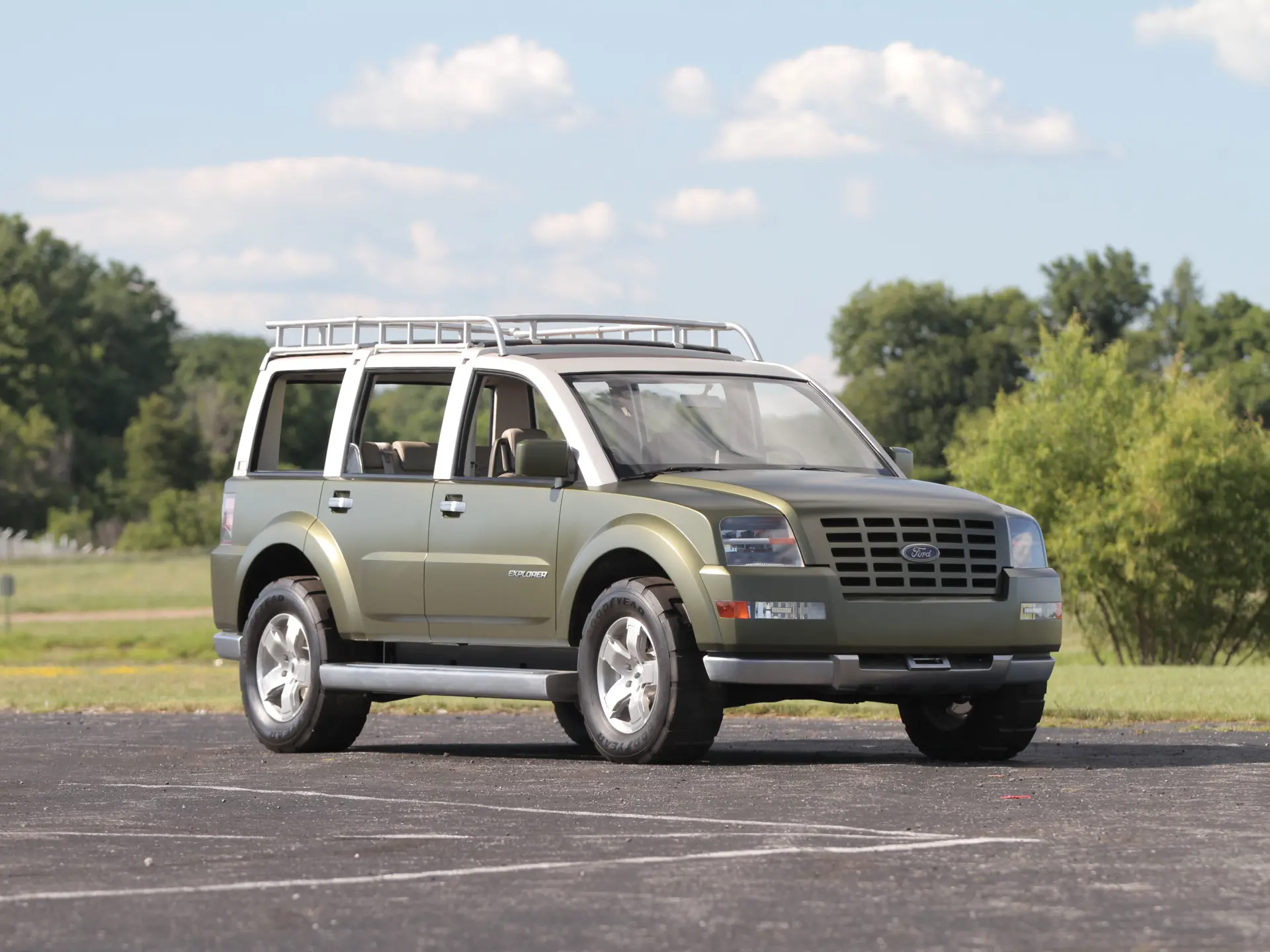 2001 Ford Explorer Sportsman Concept | Auburn Fall 2014 | RM Sotheby's