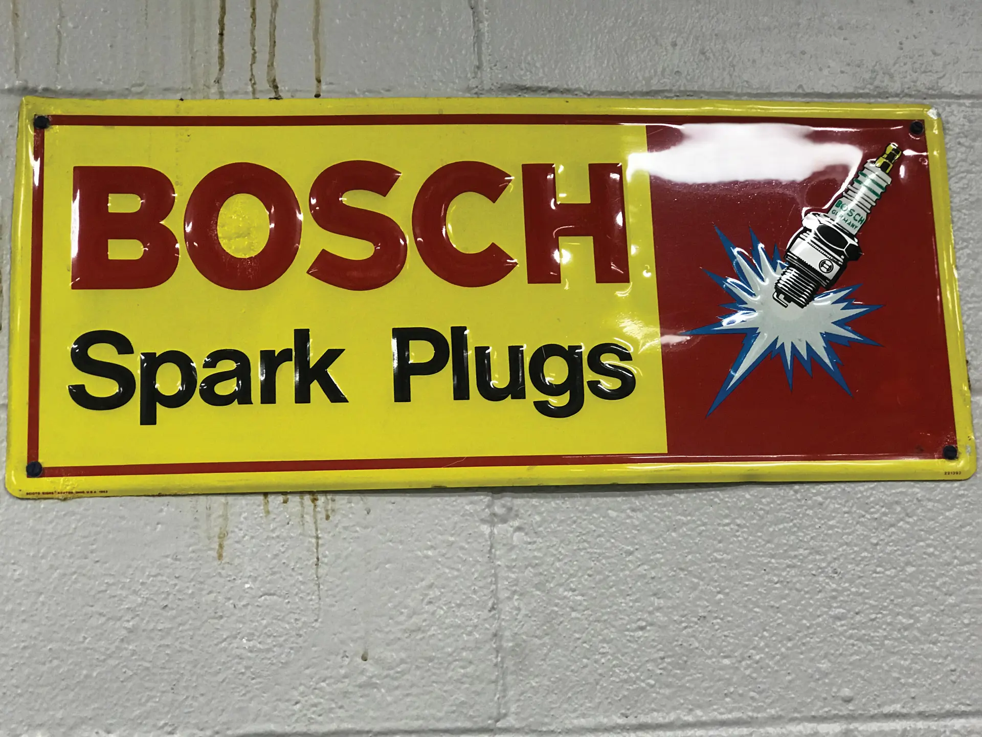 Bosch Spark Plugs Tin Sign | Auburn Fall 2018 | RM Sotheby's