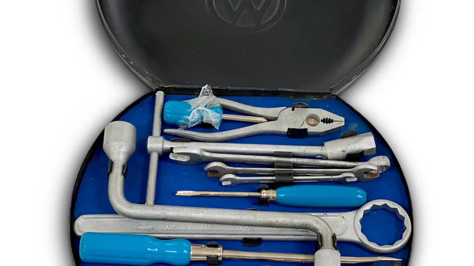 Hazet Volkswagen Tourist Tool Kit | The White Collection | Online | RM ...