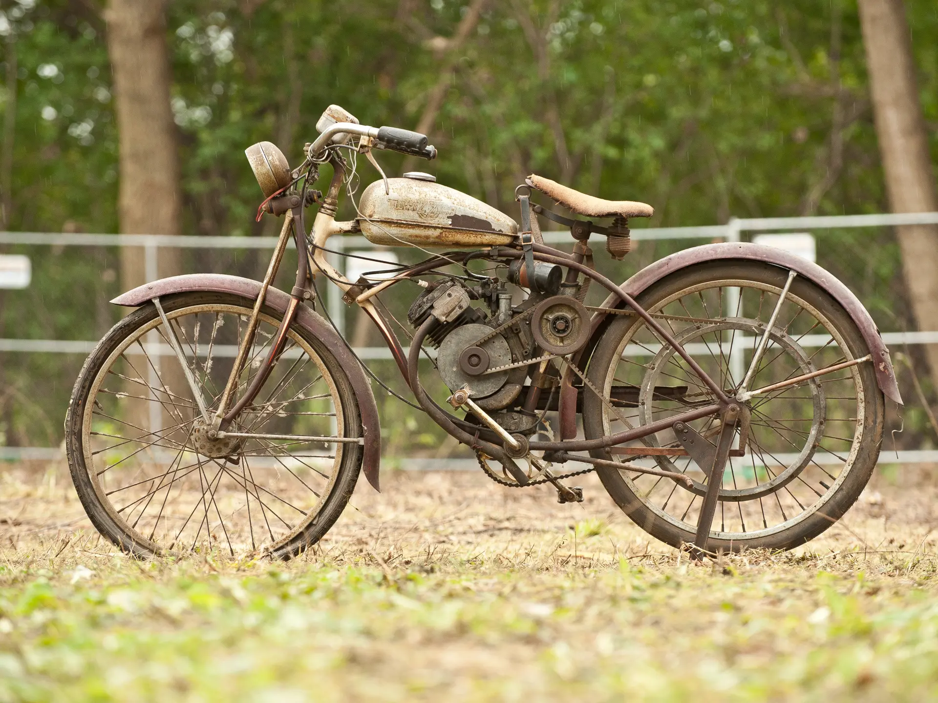 1950 Whizzer Motorbike | The Lee Roy Hartung Collection | RM Sotheby's