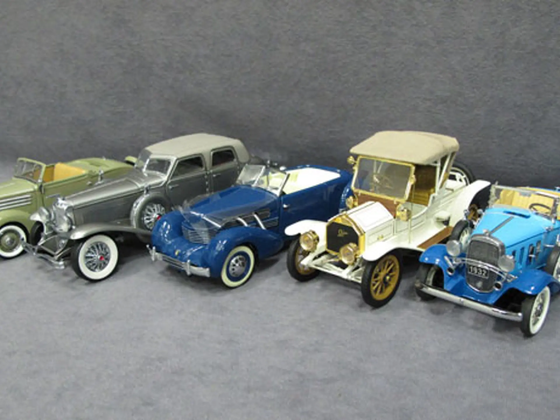 Five (5) 1/24 Scale Franklin Mint Cars | Auburn Spring 2012 | RM Sotheby's