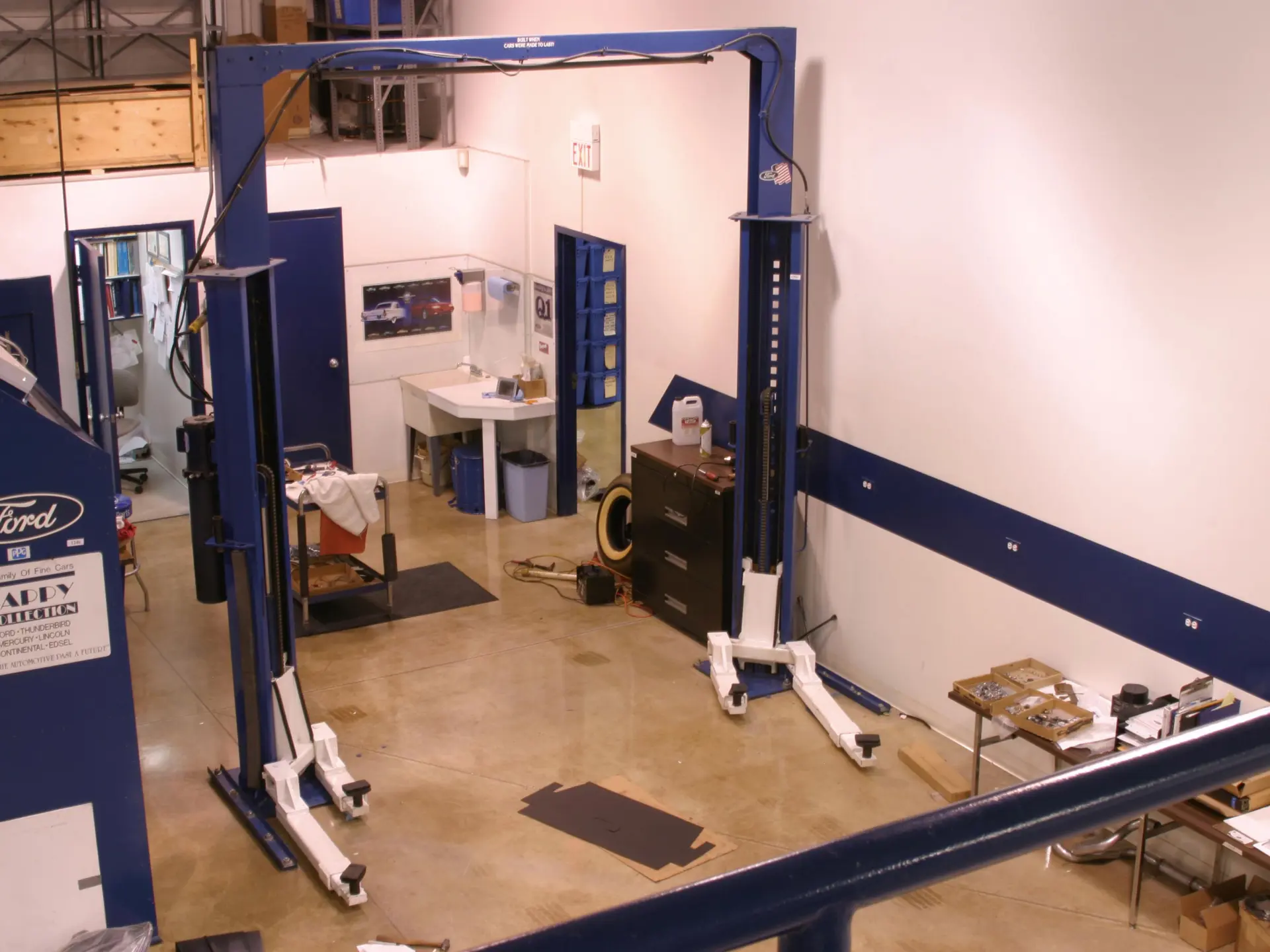 Dualpost Swing Arm Doerr Car Lift | Jerry Capizzi's Cappy Collection ...