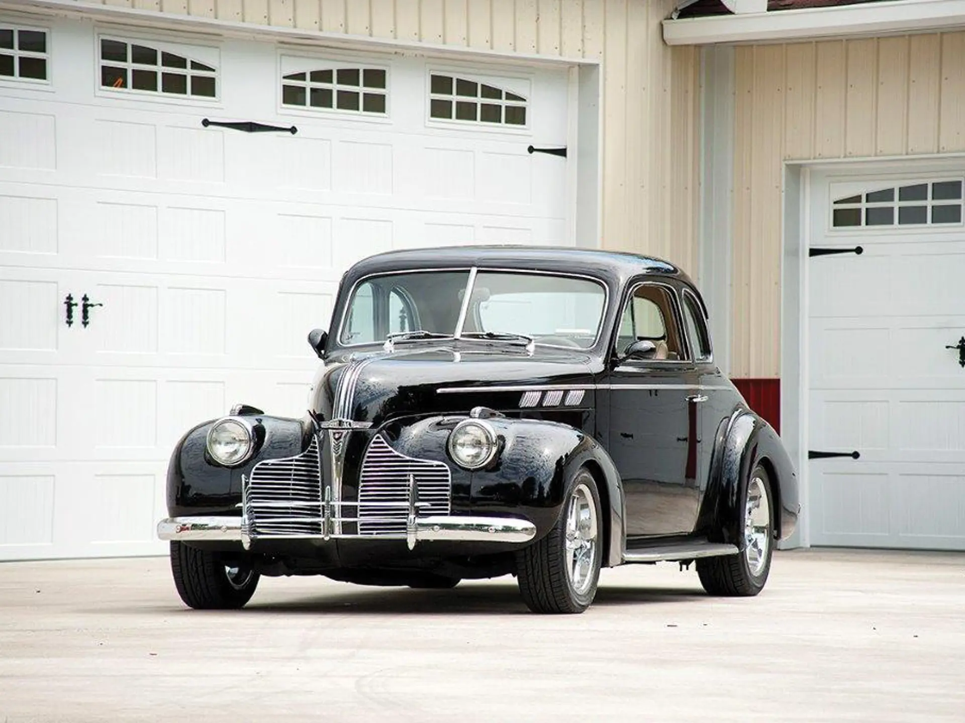 1940 Pontiac Sport Coupe Custom | Auburn Fall 2018 | RM Sotheby's