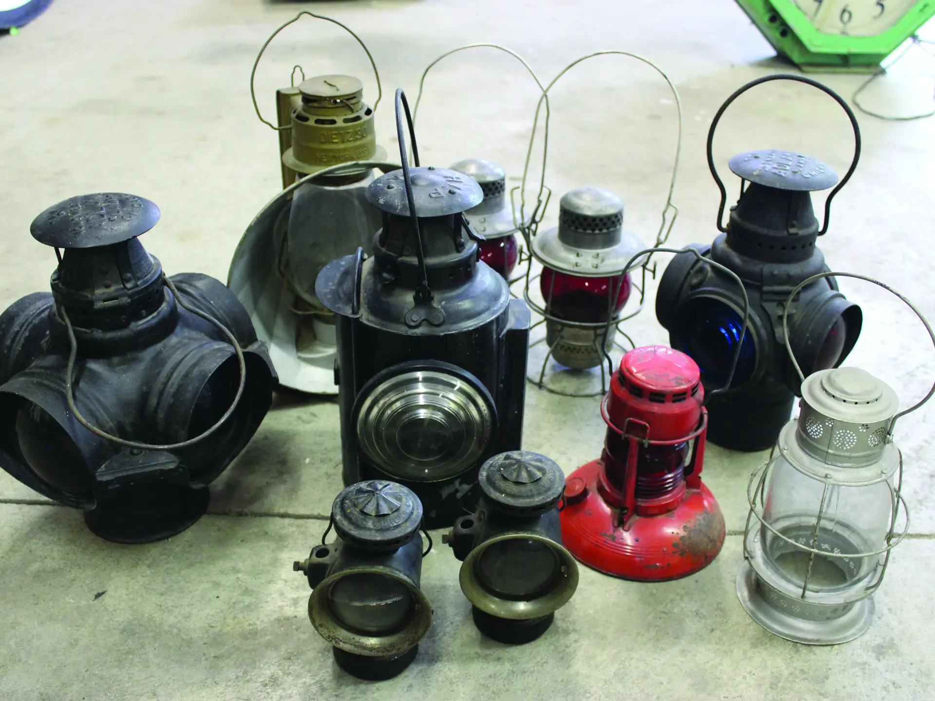 A group of railroad lights | Auburn Fall 2017 | RM Sotheby's