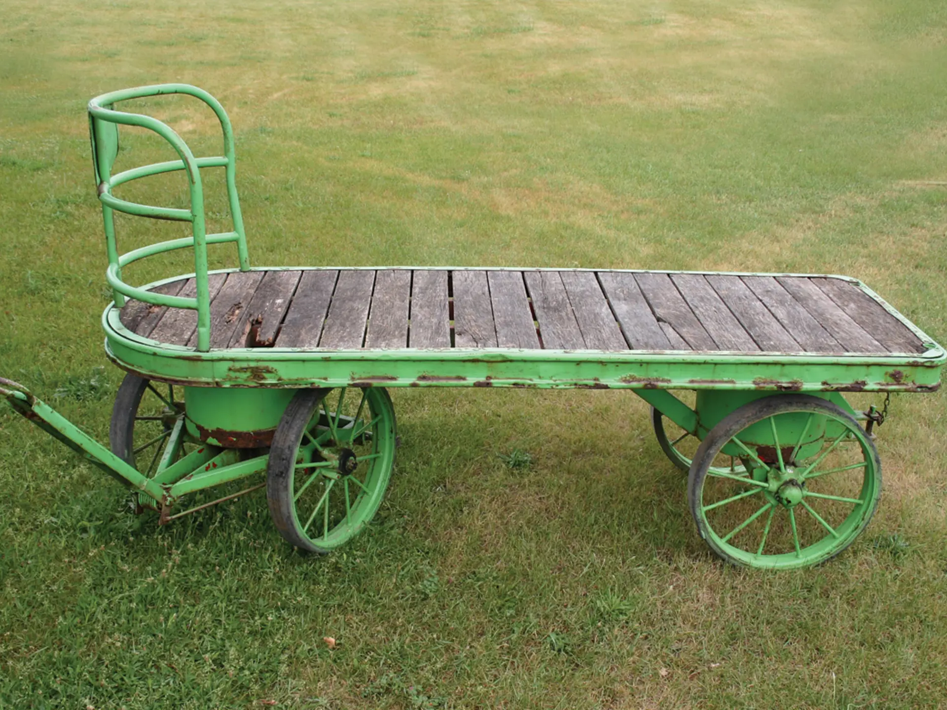 BAGGAGE CART | Private Collection of Tom & Marlene Stackhouse | RM Sotheby's