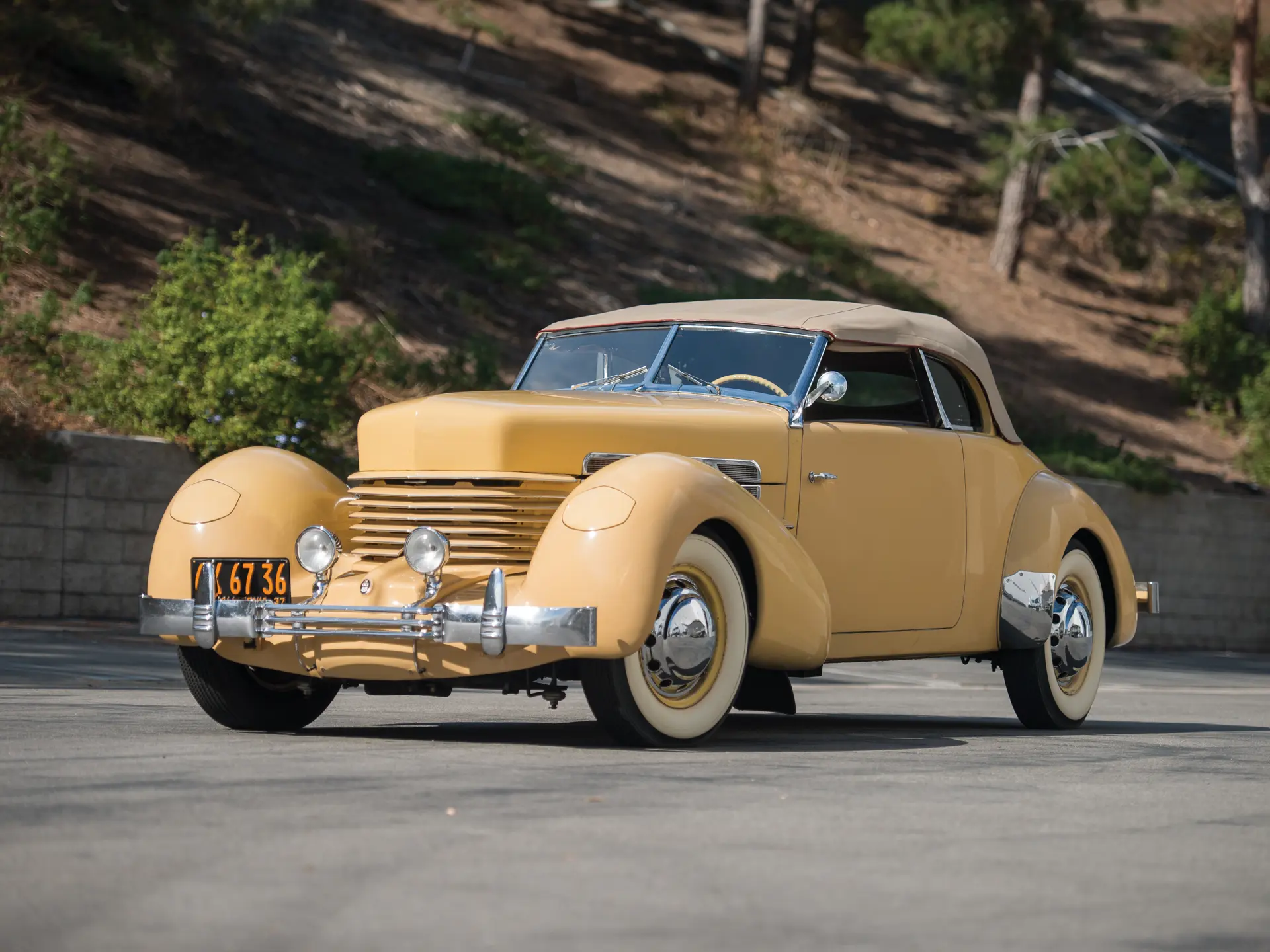 1937 Cord 812 Supercharged Phaeton | Arizona 2018 | RM Sotheby's