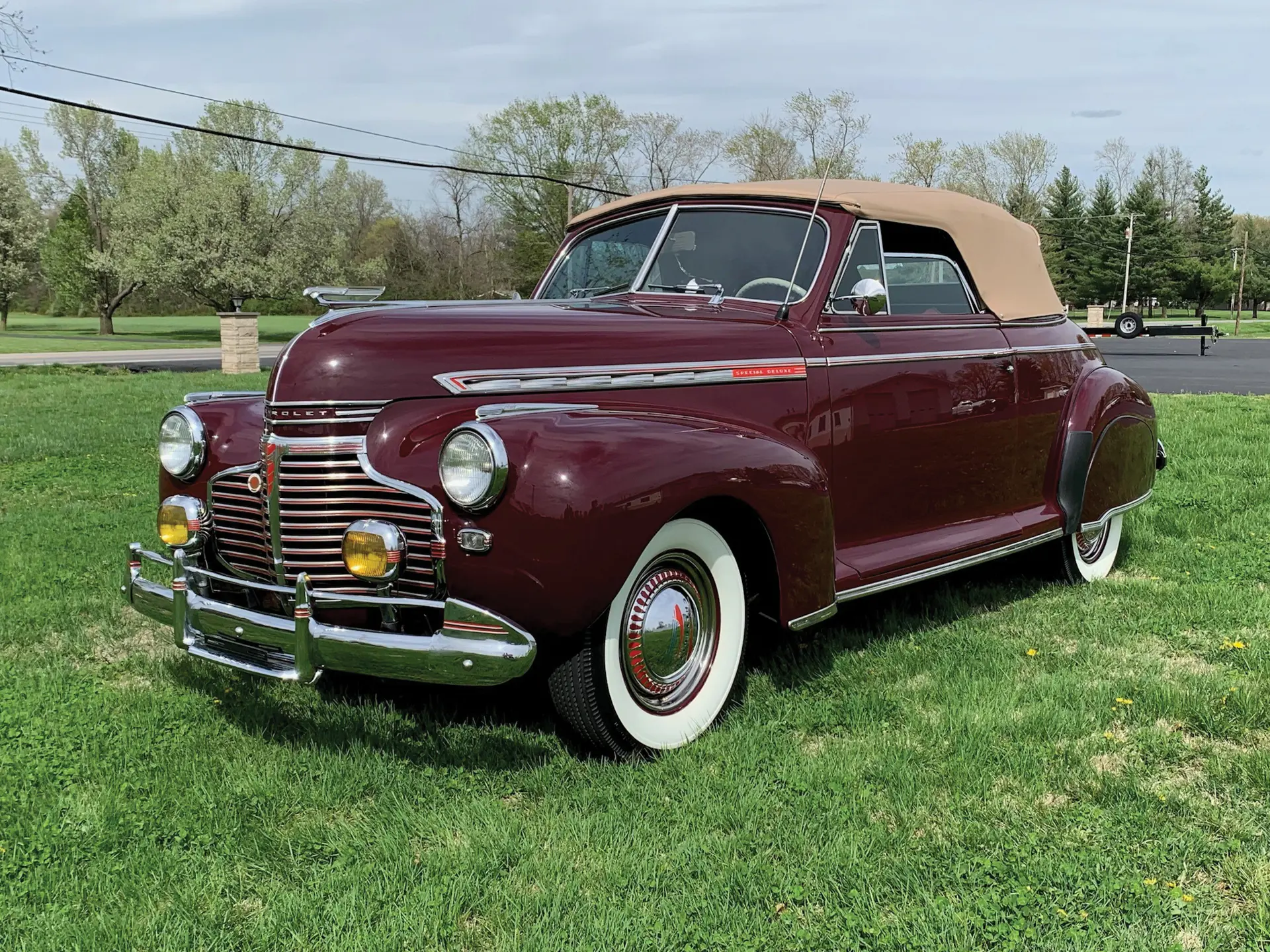 1941 Chevrolet Special Deluxe Cabriolet | Auburn Spring 2019 | RM Sotheby's