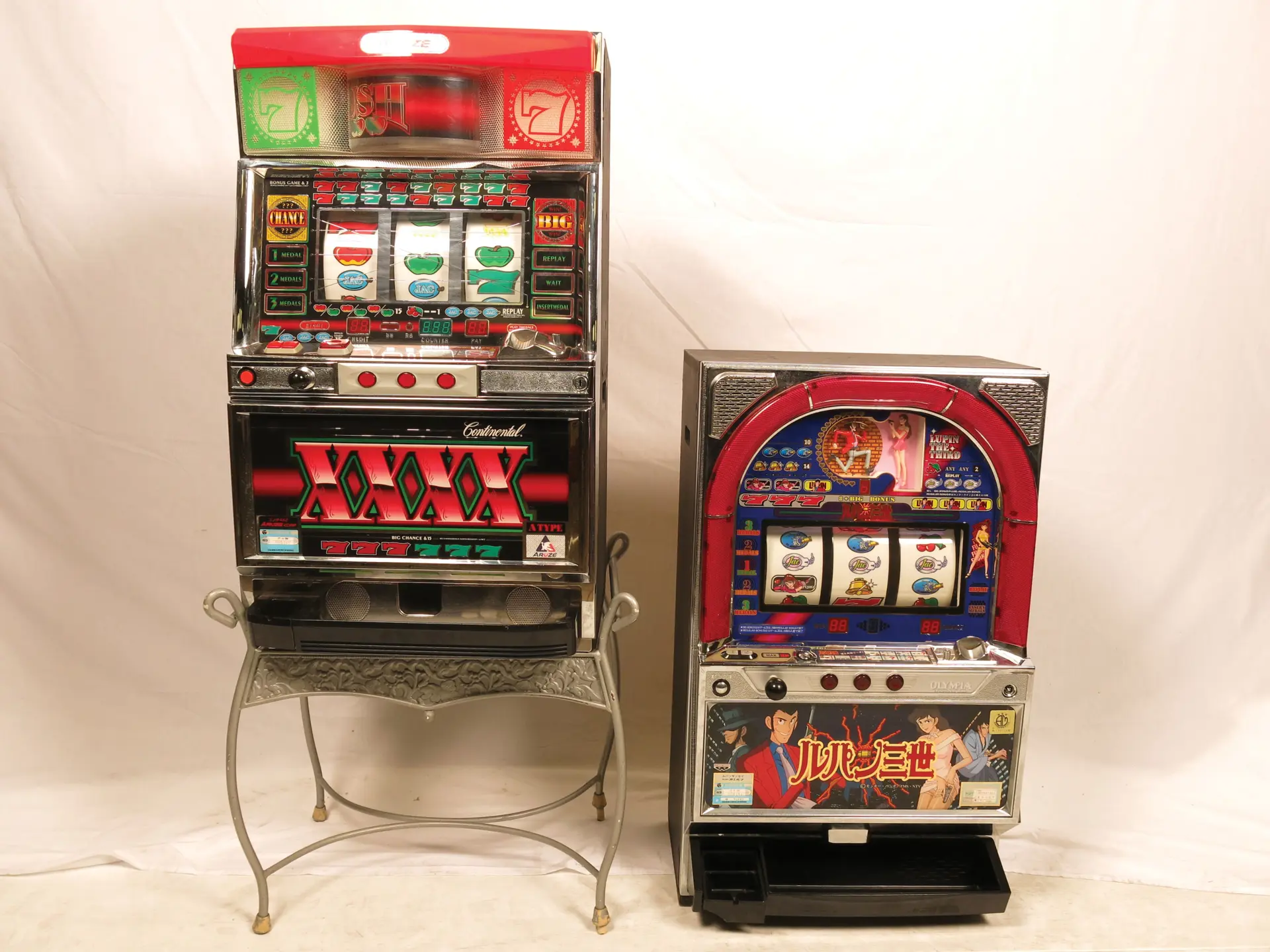 Two Japanese Slot Machines Includes Tokens (12"X12"X33") | Auburn Fall ...