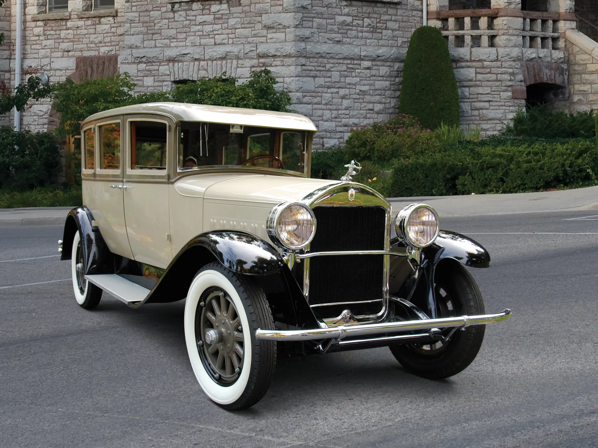 1928 Pierce-Arrow Series 81 Five-Passenger Sedan | Automobiles of ...