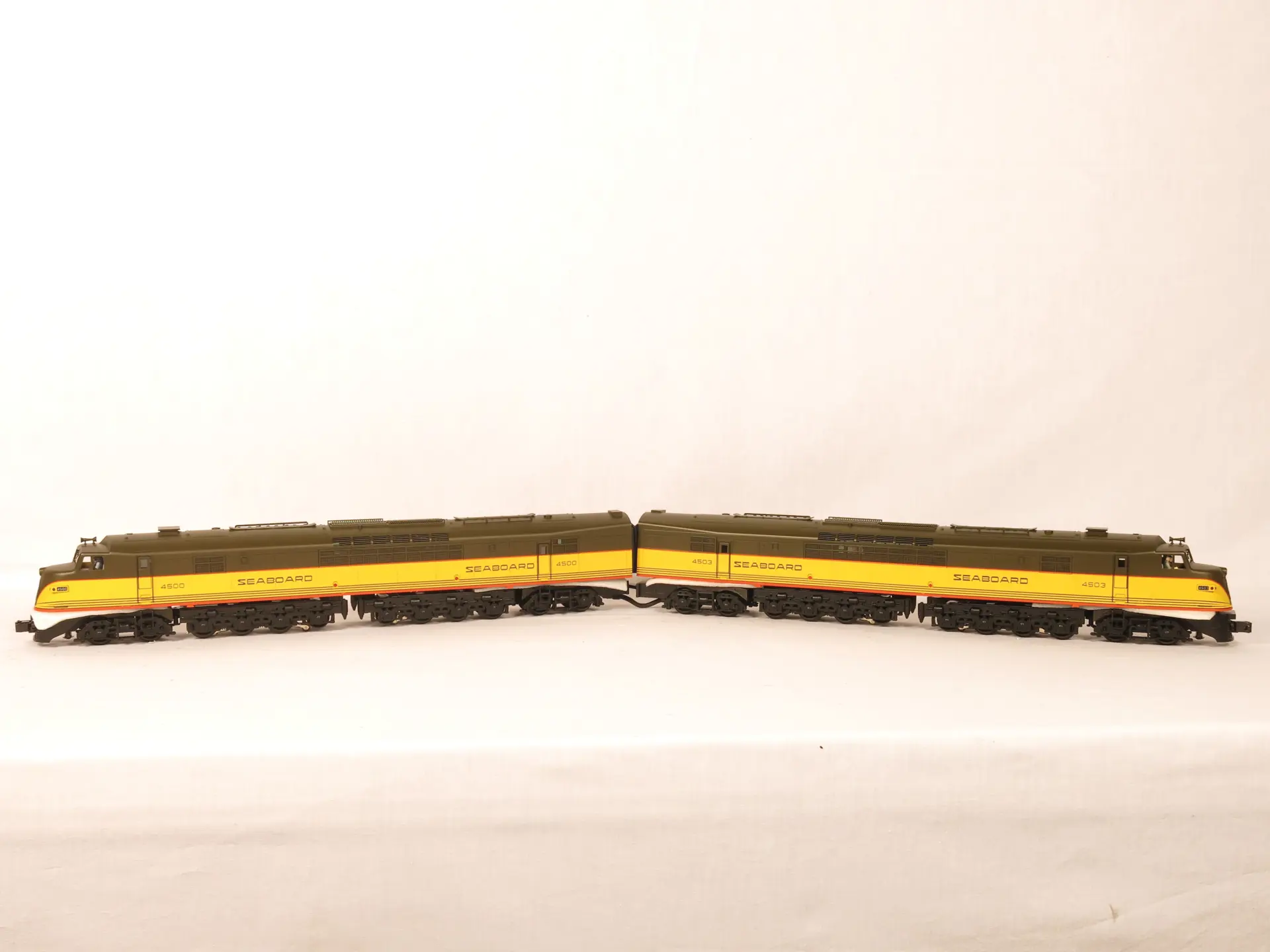 MTH O Gauge Seaboard Centipede A-A Diesel Set with Proto-Sound 2.0 ...