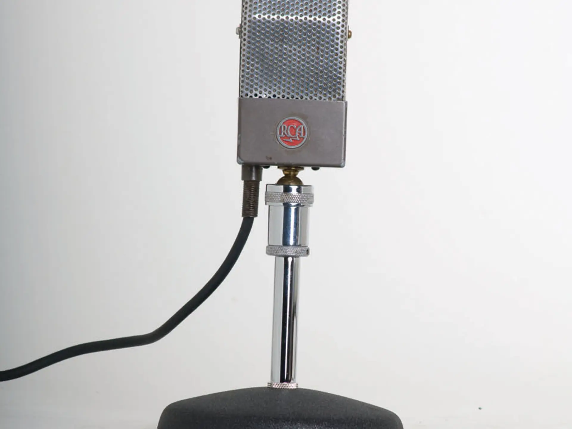 RCA 74 Junior Ribbon Microphone | The Astor Collection | RM Sotheby's