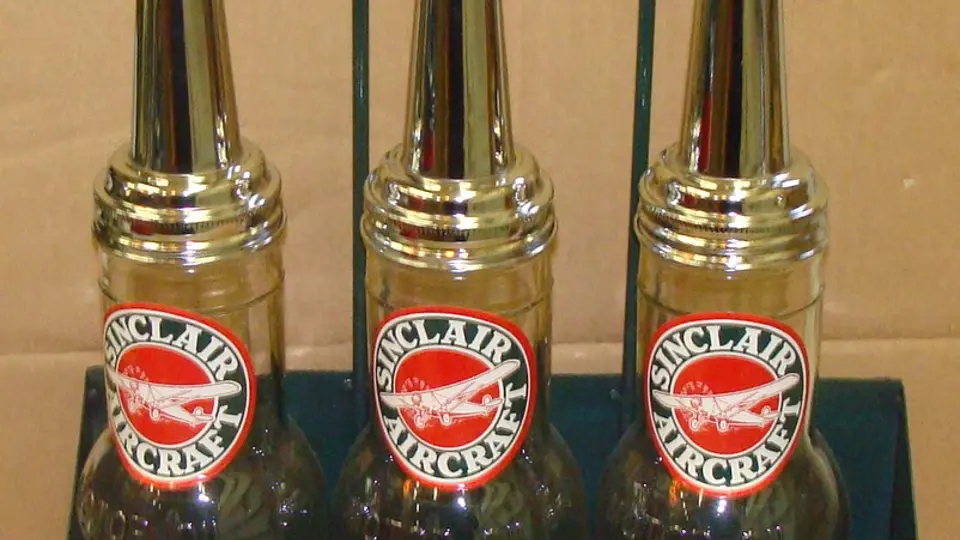 Set of 3 Sinclair Aircraft Motor Oil Bottles in Rack | Auburn Spring ...