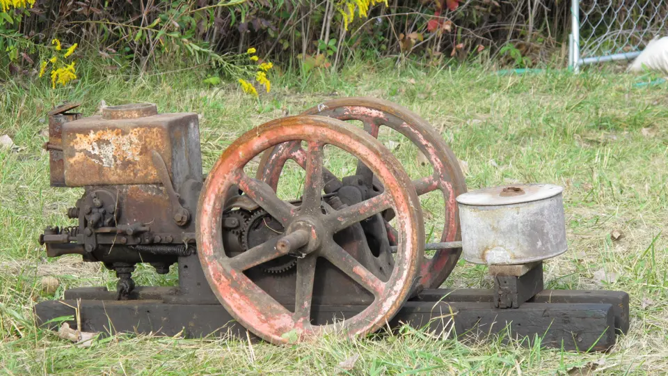 Waterloo hit & miss engine | The Lee Roy Hartung Collection | RM Sotheby's