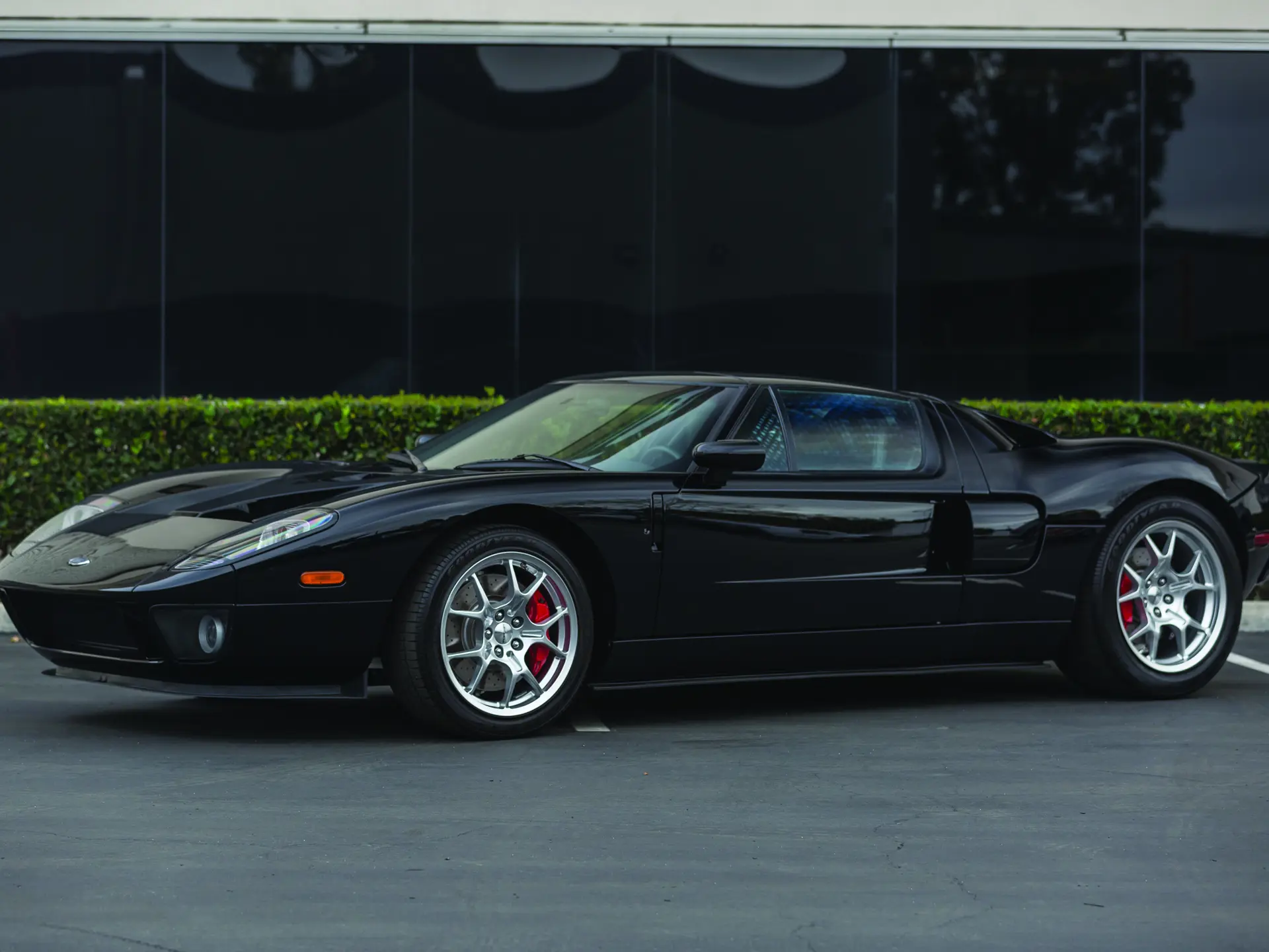 2005 Ford GT | Santa Monica 2017 | RM Sotheby's