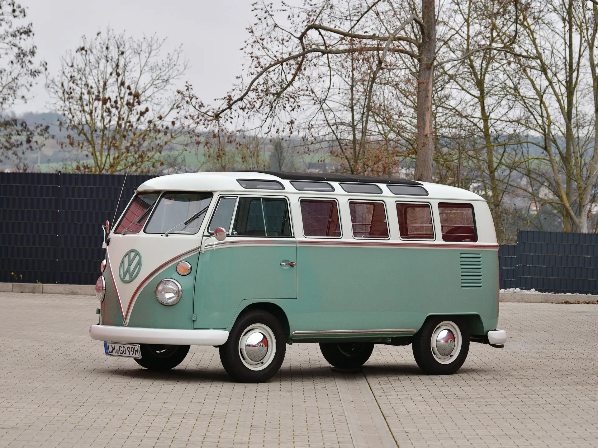 1967 Volkswagen Type 2 '21-Window' Deluxe Microbus | Paris 2026 | RM ...