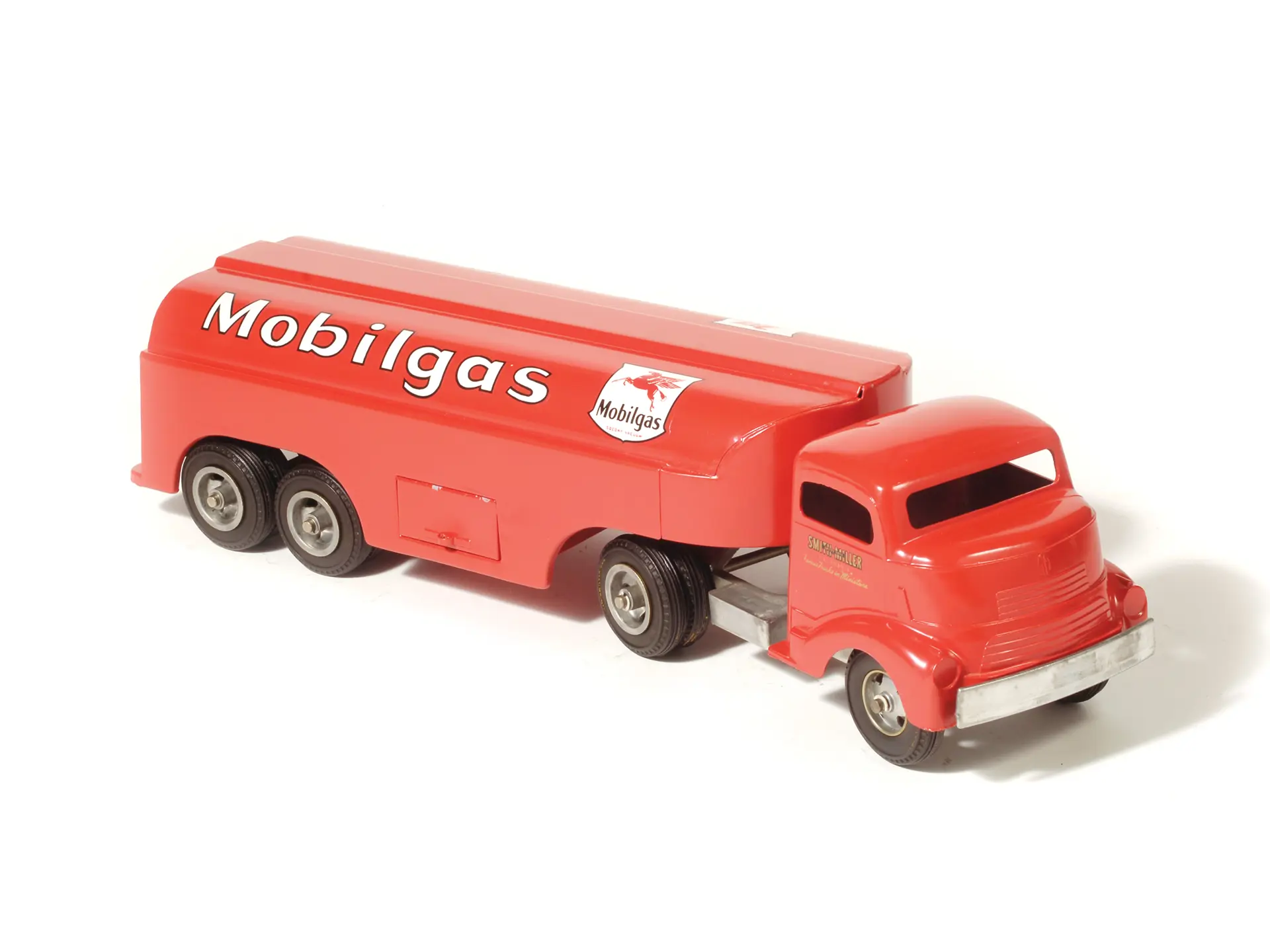 SMITH MILLER MOBILOILTANKER TRUCK | The Ponder Collection | RM Sotheby's