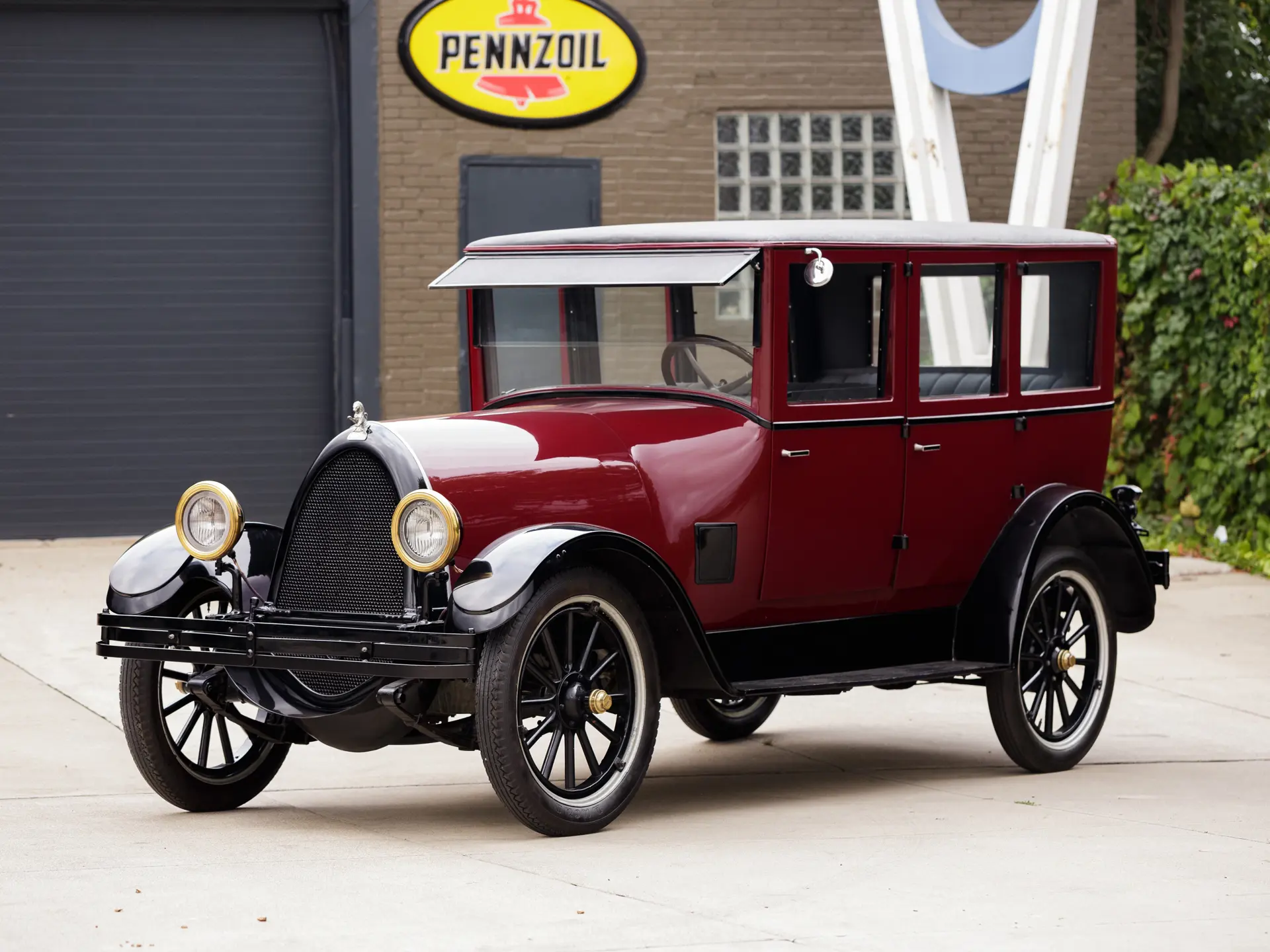 1923 Franklin Series 10 Sedan | Hershey 2022 | RM Sotheby's