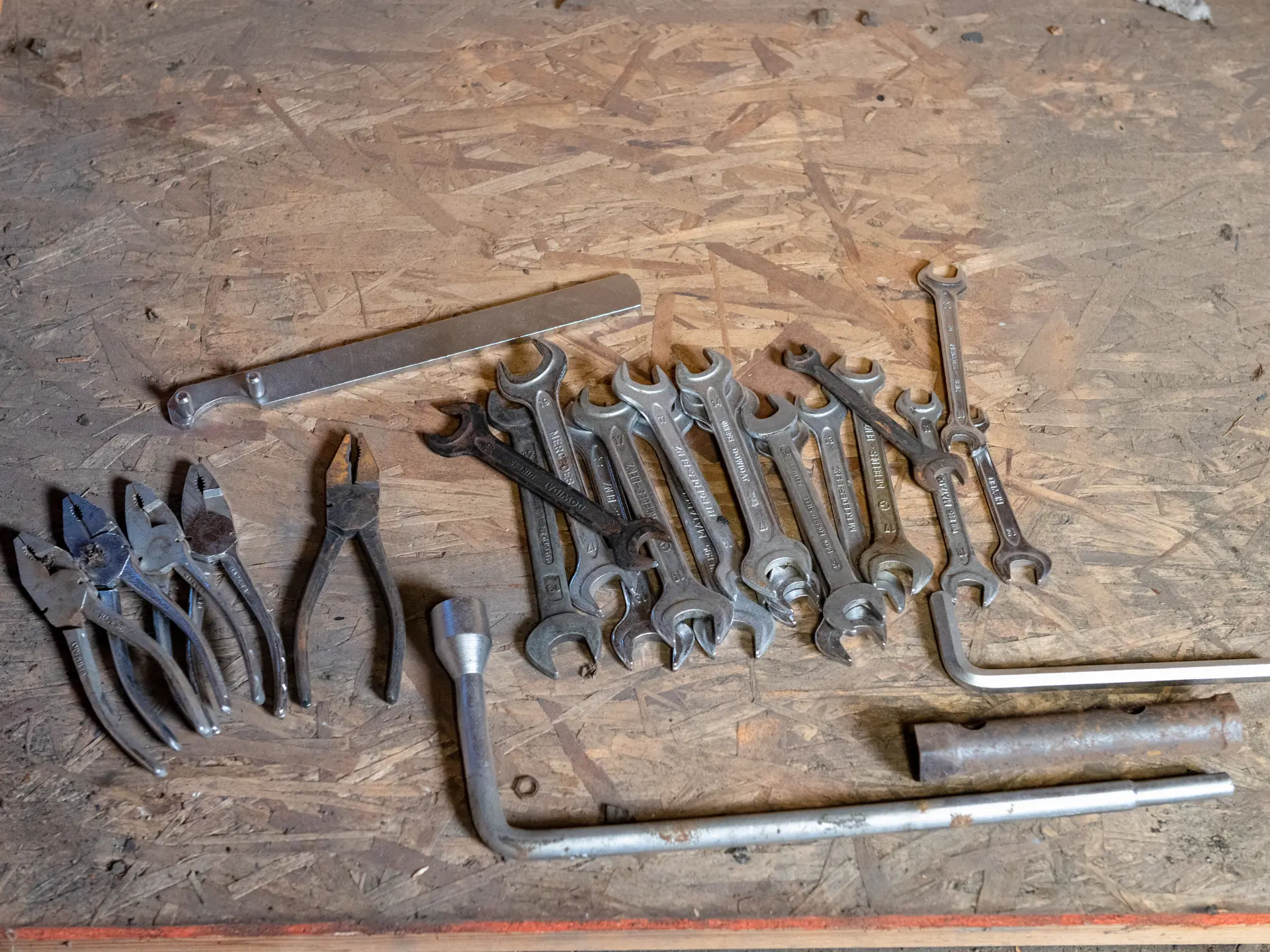 Mercedes-Benz Spanners and Grips | The Junkyard: Online | RM Sotheby's