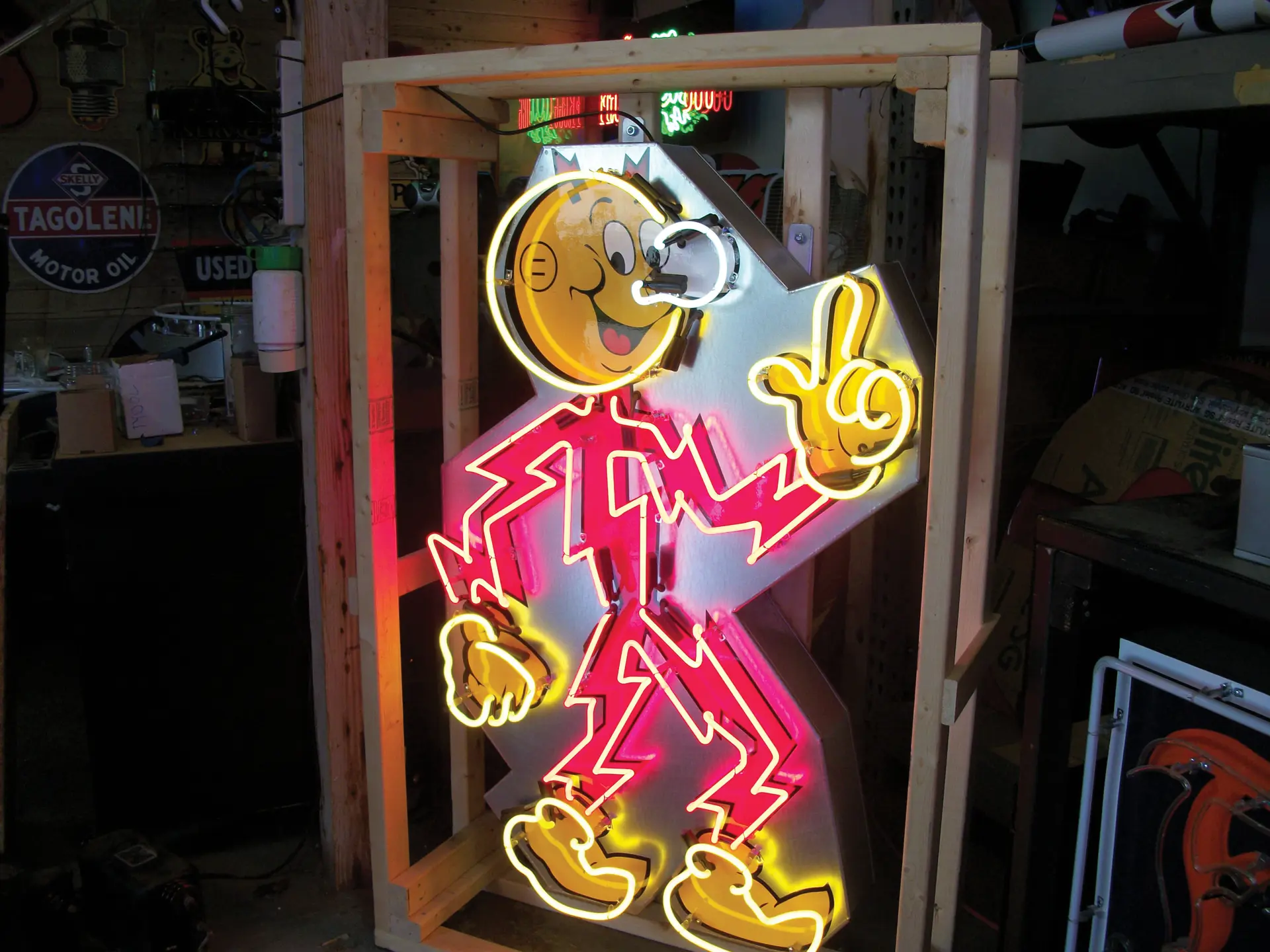 Ready Kilowatt Neon Sign | Auburn Fall 2014 | RM Sotheby's