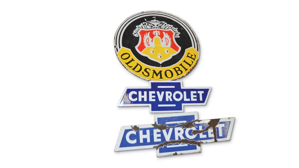 Oldsmobile Crest and Two Chevrolet Bowtie Signs | Auburn Spring 2019 ...