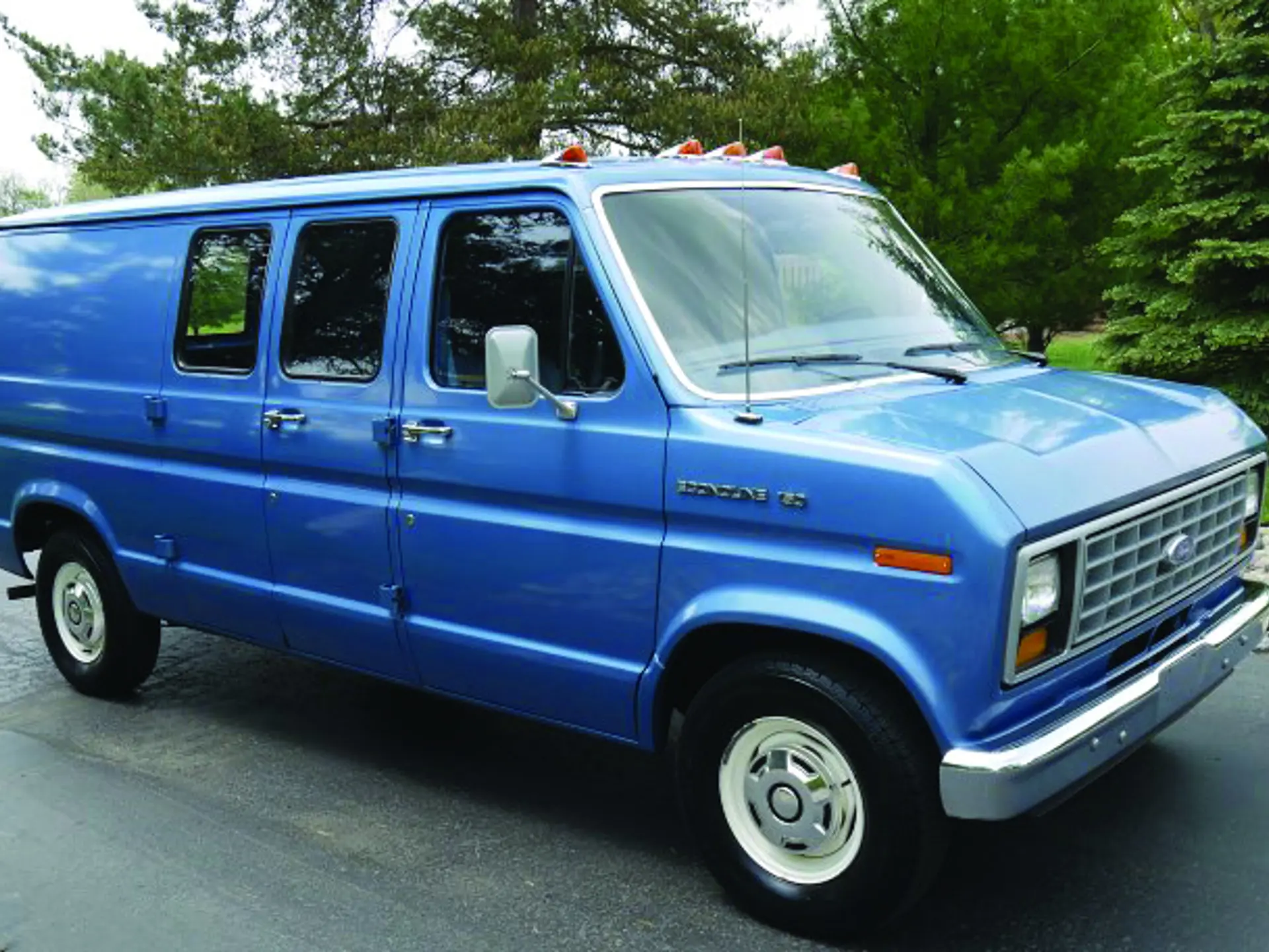 1985 Ford Econoline | Auburn Fall 2017 | RM Sotheby's