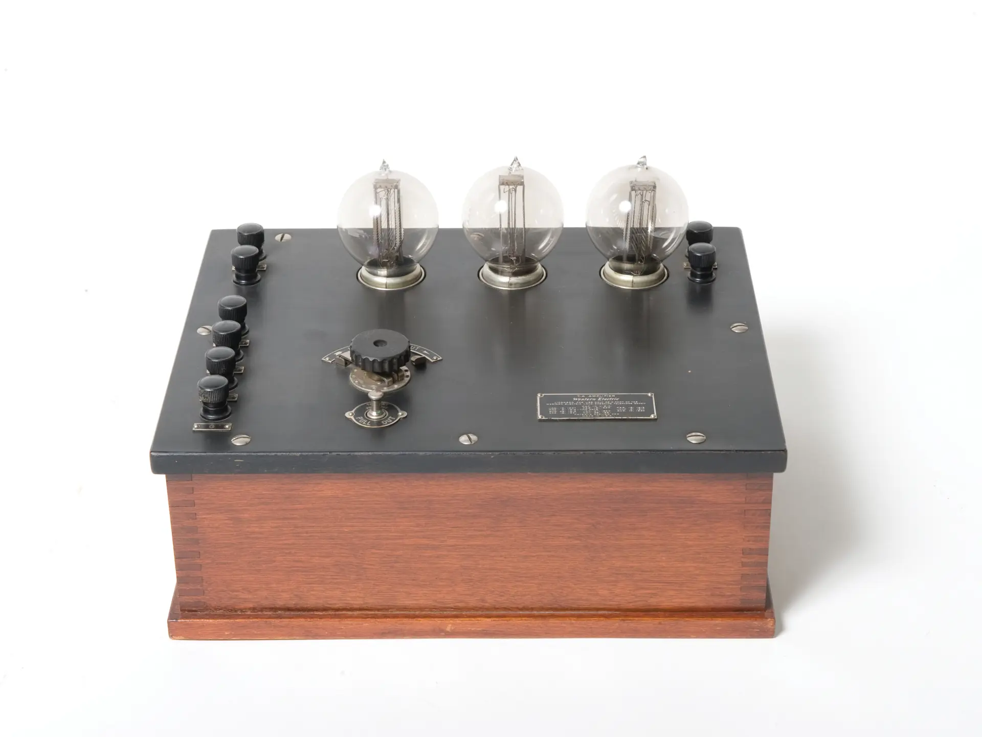 1921-22 Western Electric 7A Amplifier | The Astor Collection | RM Sotheby's