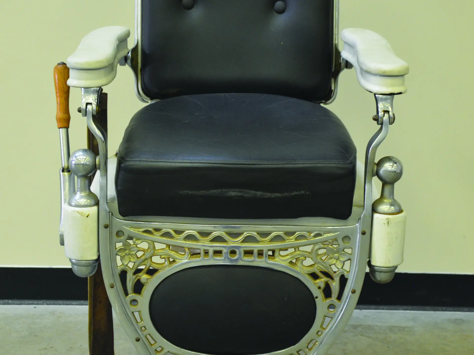 An original porcelain Theo Coch barber chair | Auburn Spring 2017 | RM ...