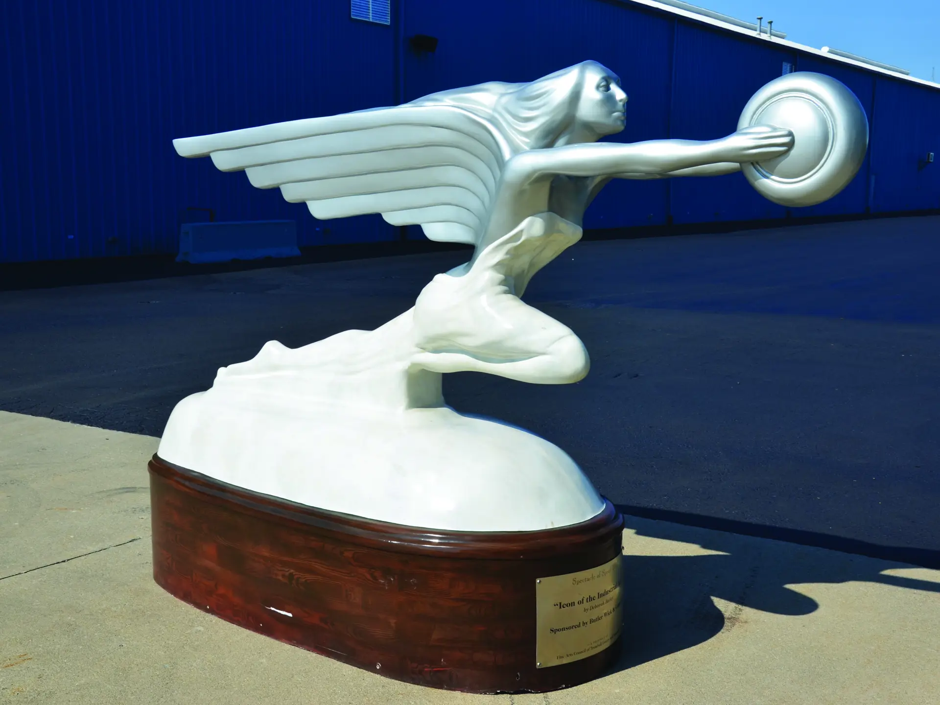 An extremely large Packard “Goddess of Speed statue” by Deborah Bailey ...