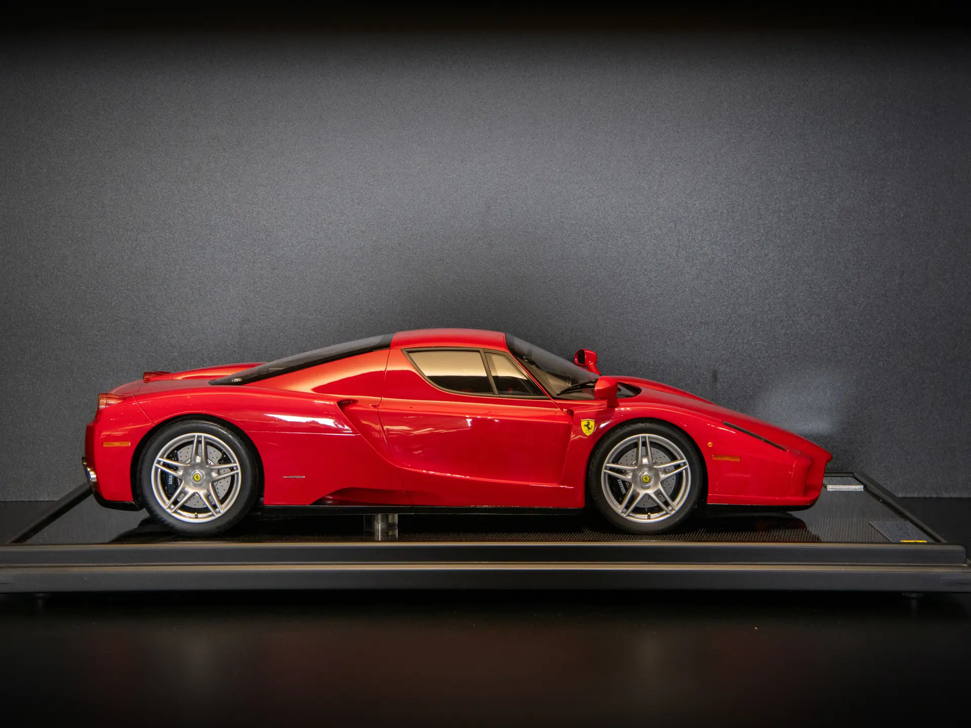 2003 Ferrari Enzo 1:8 Scale Model by Amalgam | Dare to Dream Collection ...