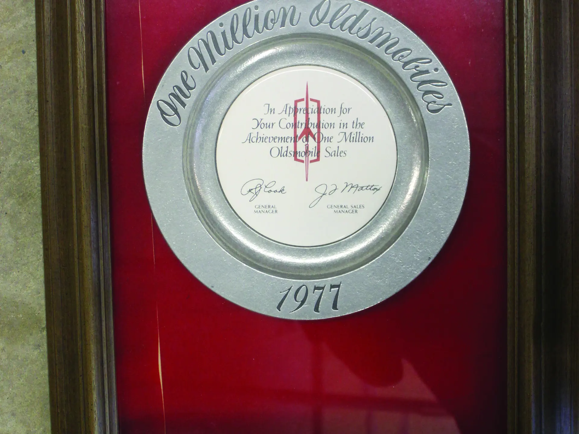 '1 million Oldsmobile's 1977' display pewter plate | Auburn Fall 2017 ...